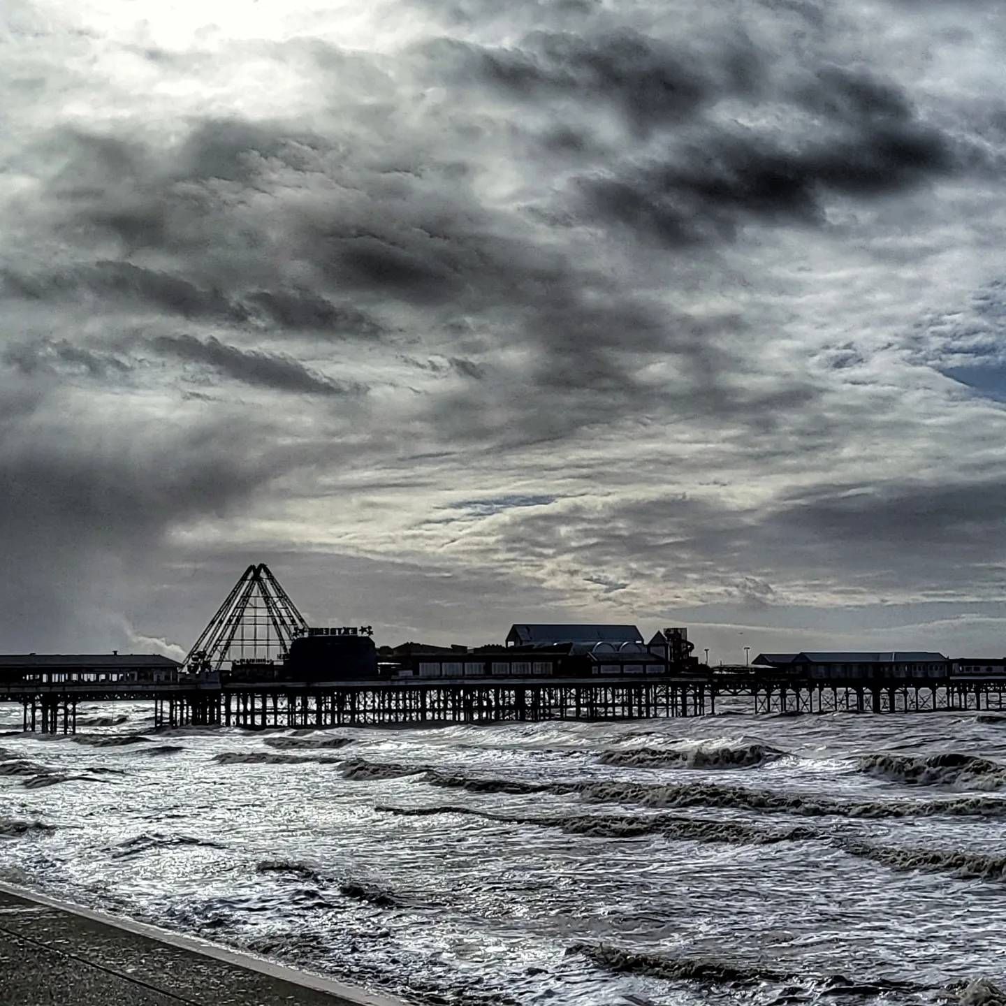 Windy Blackpool - Samsung Community