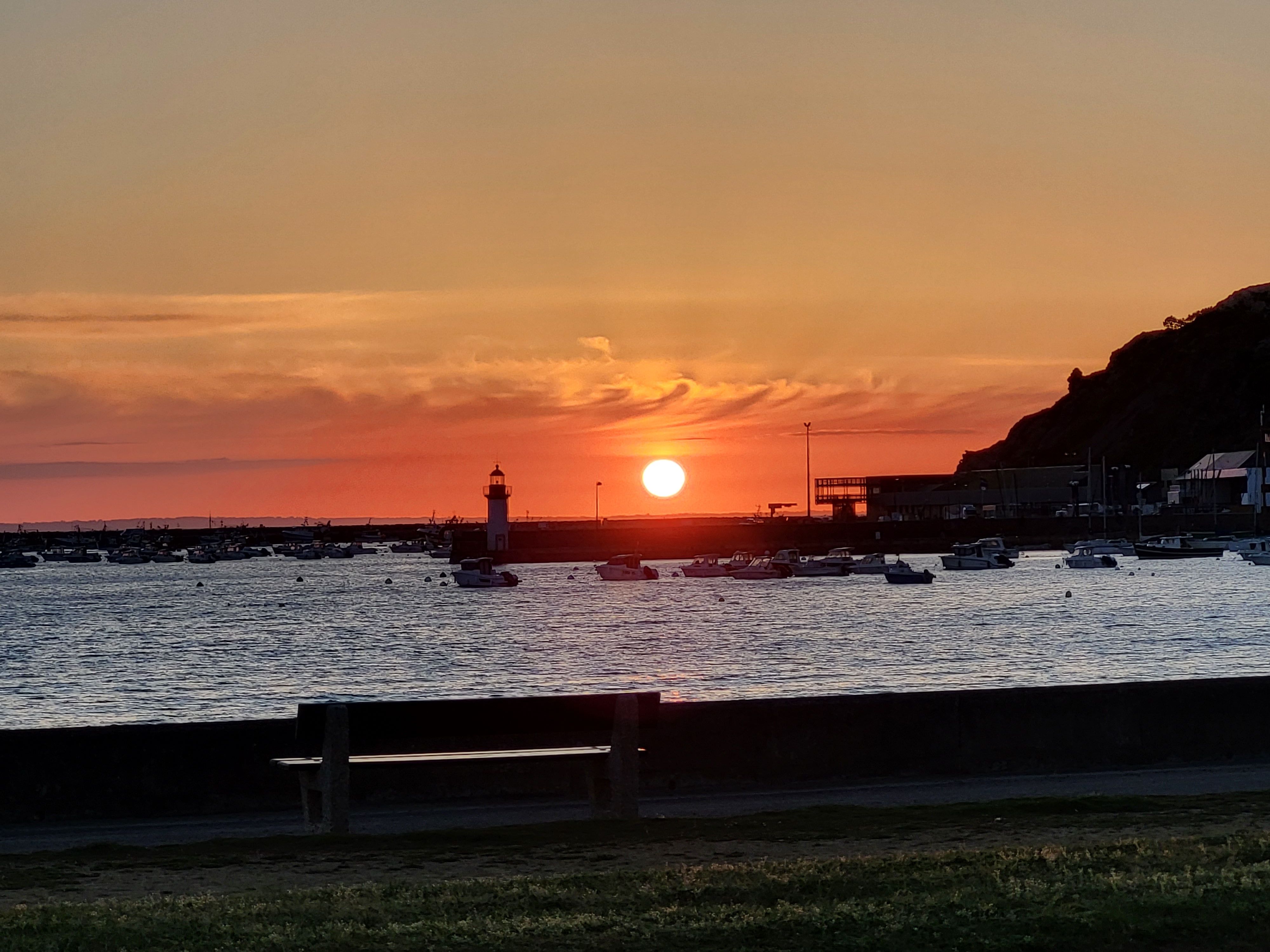 Port au coucher du soleil d 'Erquy - Samsung Community