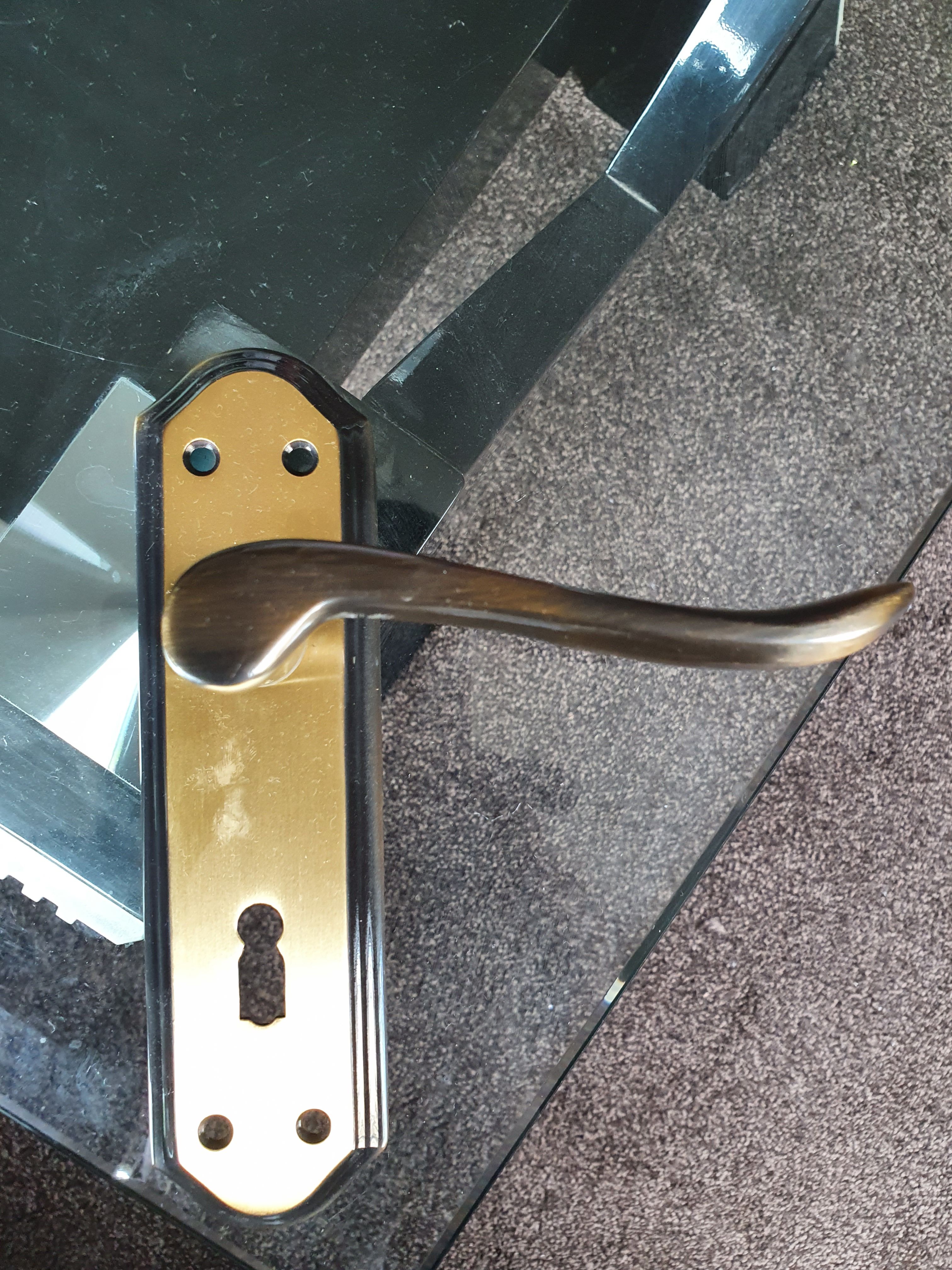 Bronze handle - Samsung Community