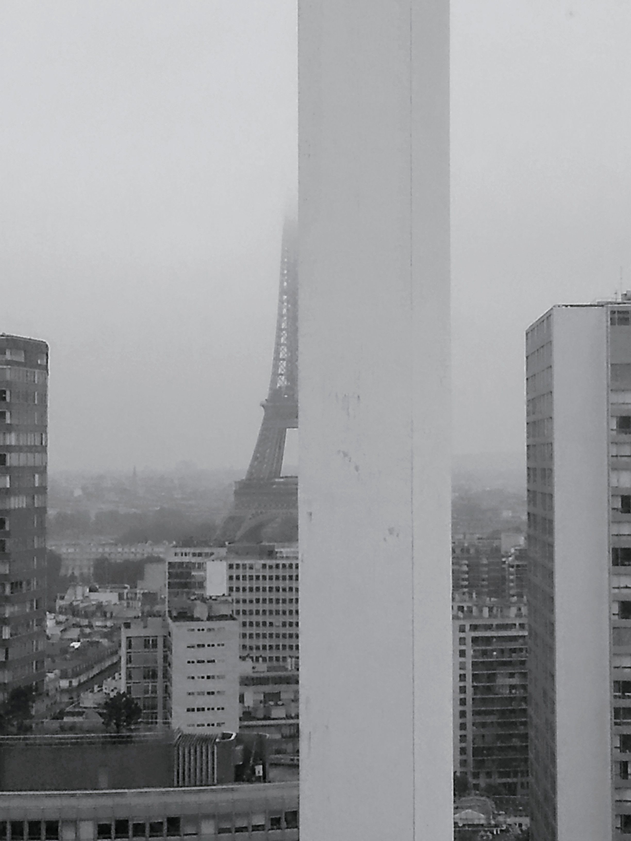 Cache-cache avec la tour Eiffel - Samsung Community