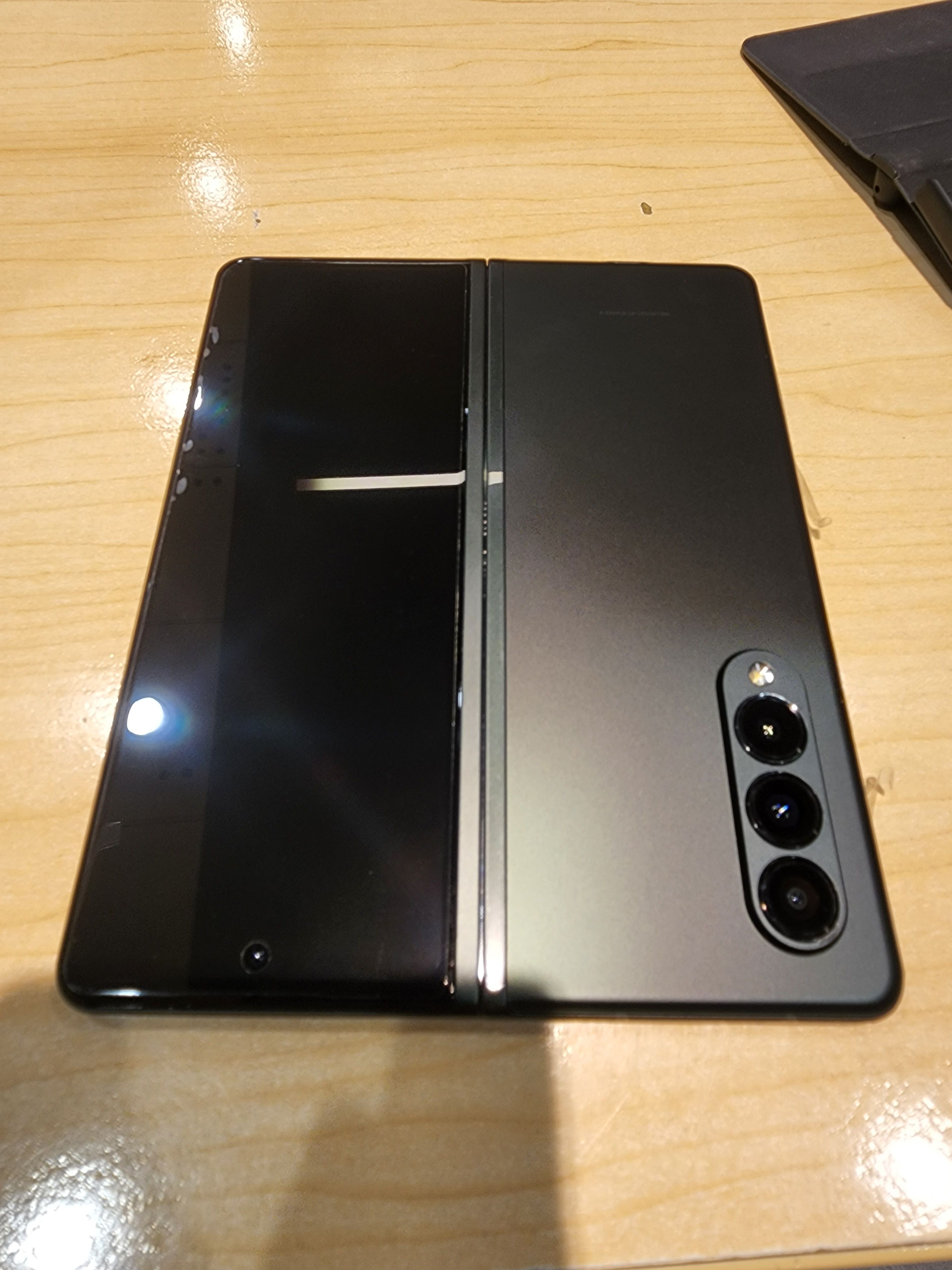 Z-Fold 3 Screen Stressed Along the Fold Samsung Refusing Warranty ...