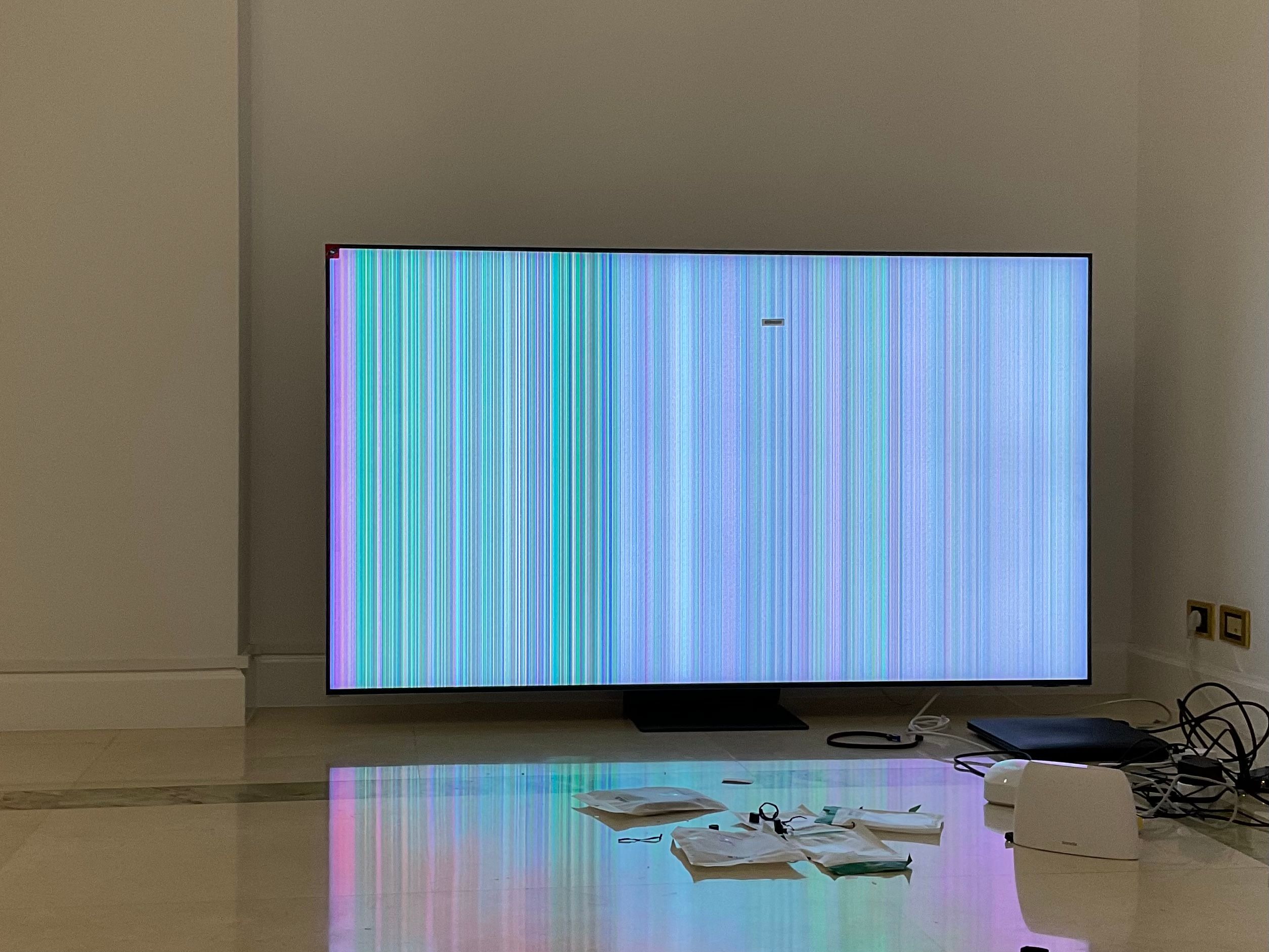 Neo QLED 75” (QE75QN700B) screen jamming, overheating, rebooting, late ...
