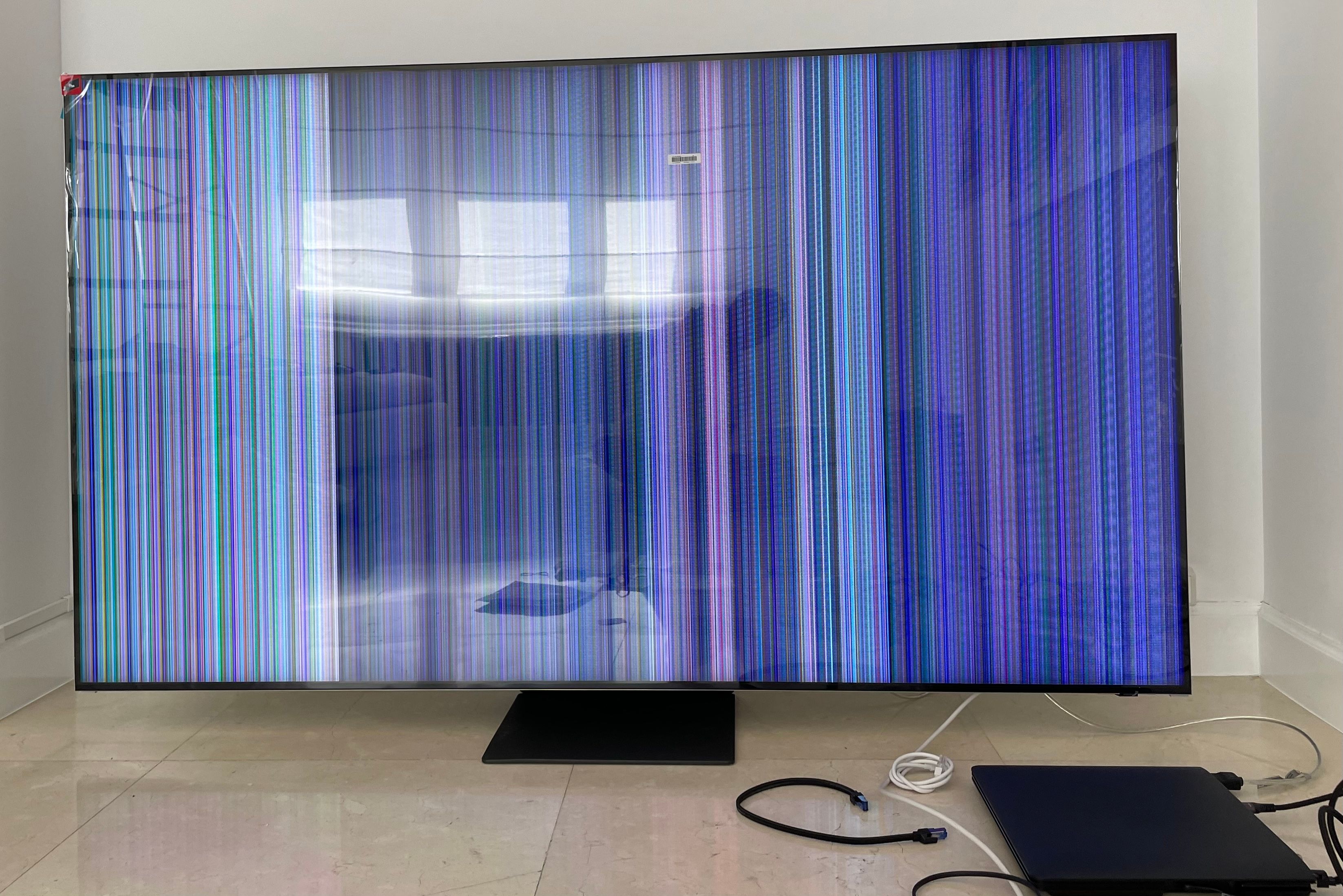 Neo QLED 75” (QE75QN700B) screen jamming, overheating, rebooting, late ...