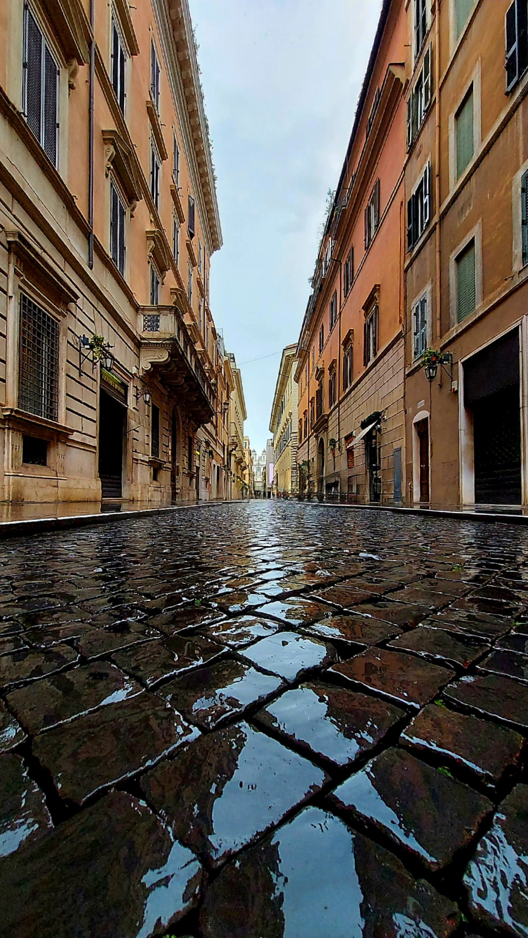 A raining day in Rome - Samsung Community