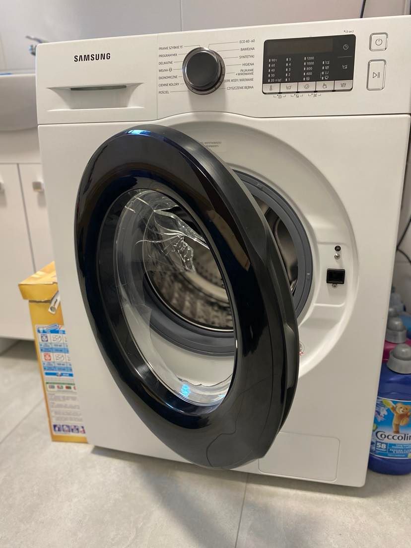 Pęknięta szyba w drzwiczkach pralki - Samsung Community