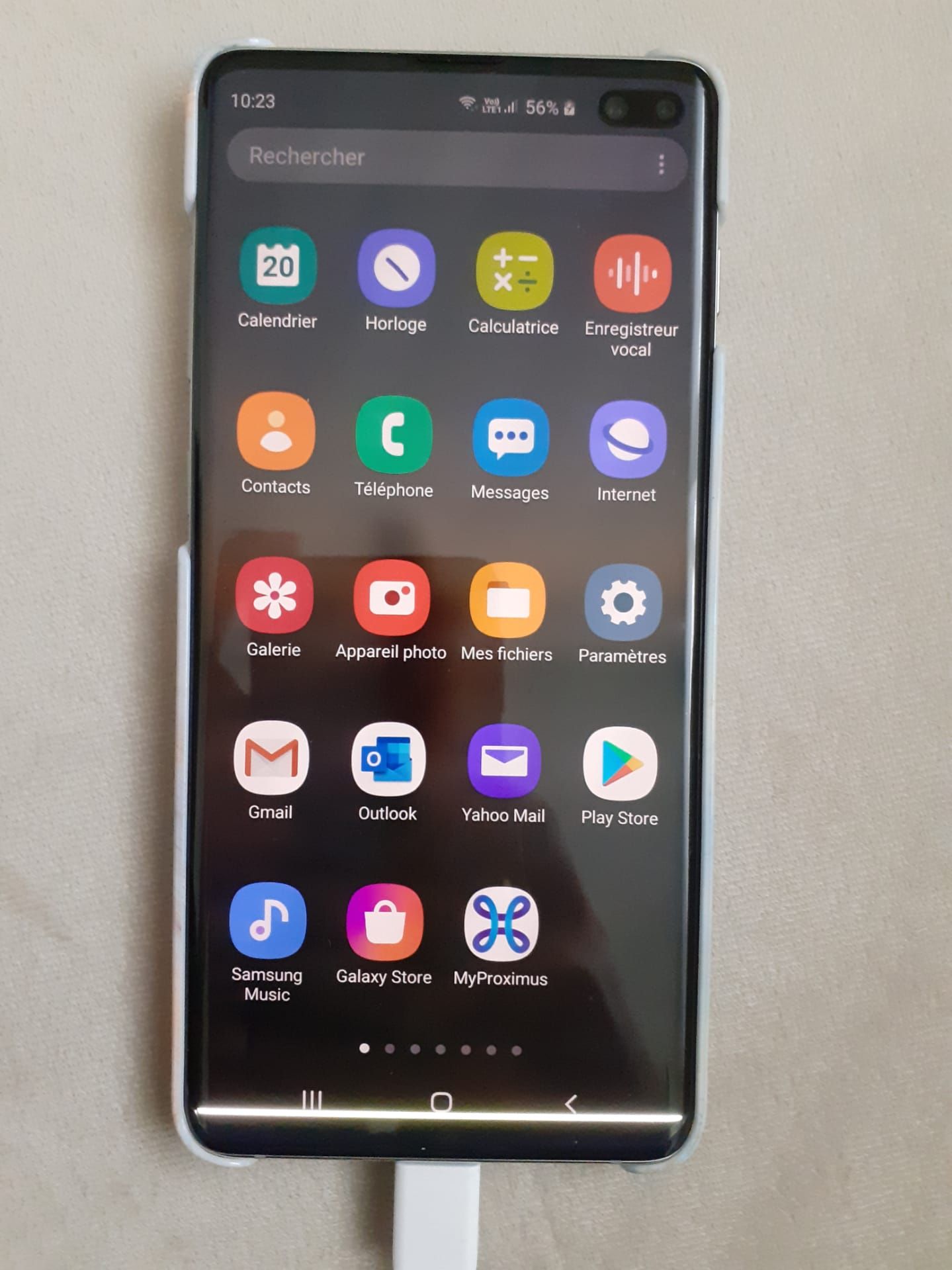 Résolu : Fine bande lumineuse en bas de l'écran - Samsung Community