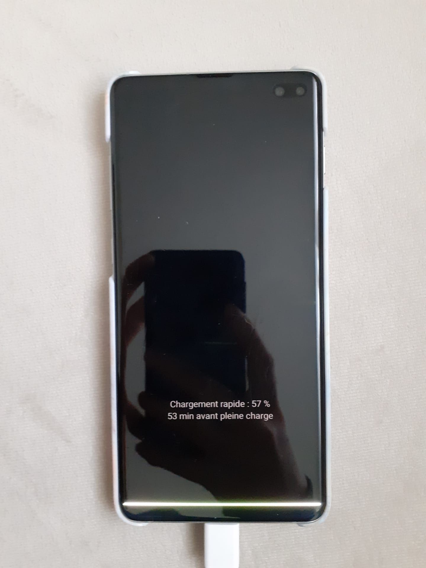 Résolu : Fine bande lumineuse en bas de l'écran - Samsung Community