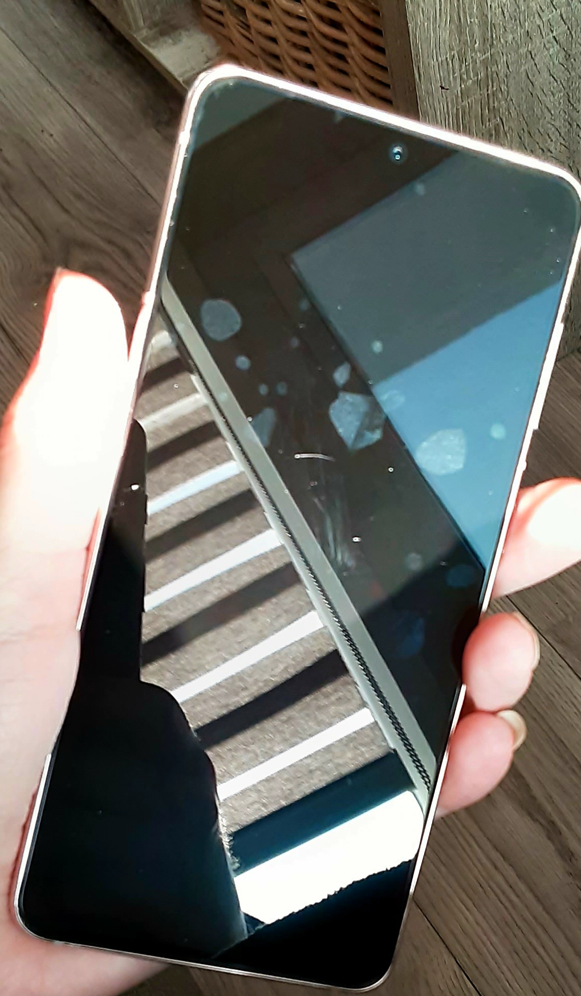 Opgelost: Vlekken op scherm S21 - Samsung Community