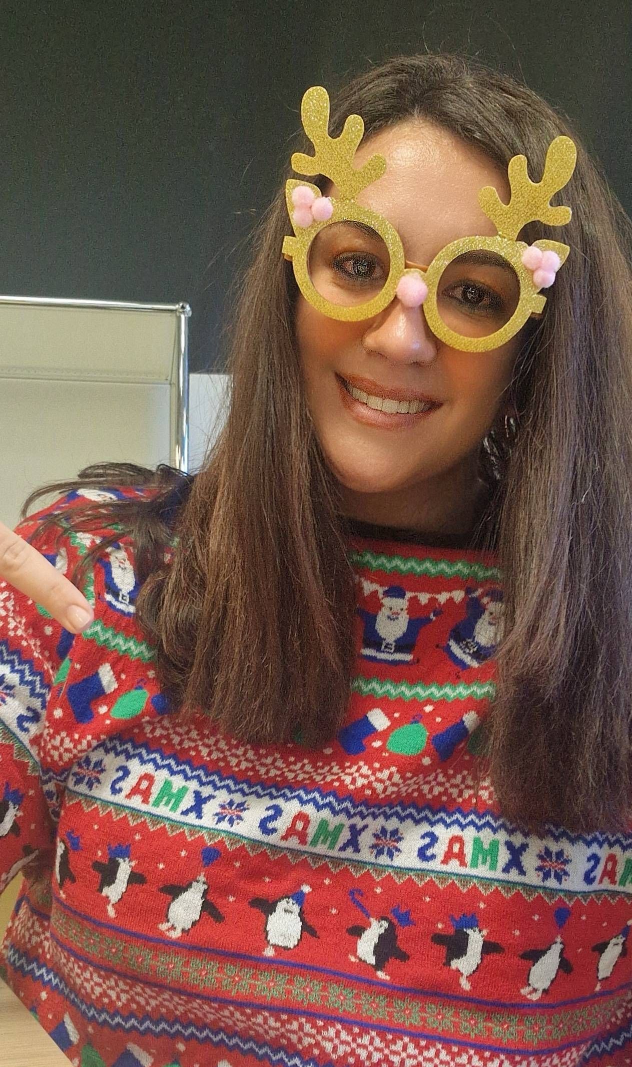 Solucionado: Muestra tu espíritu festivo con tu jersey navideño más ...