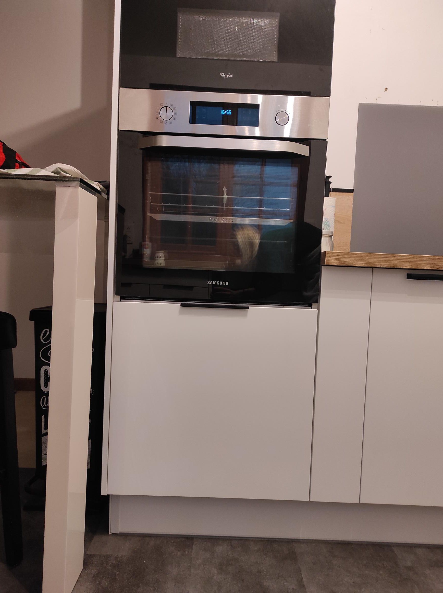 Four dual cook eau qui coule sous le meuble encastré - Samsung Community