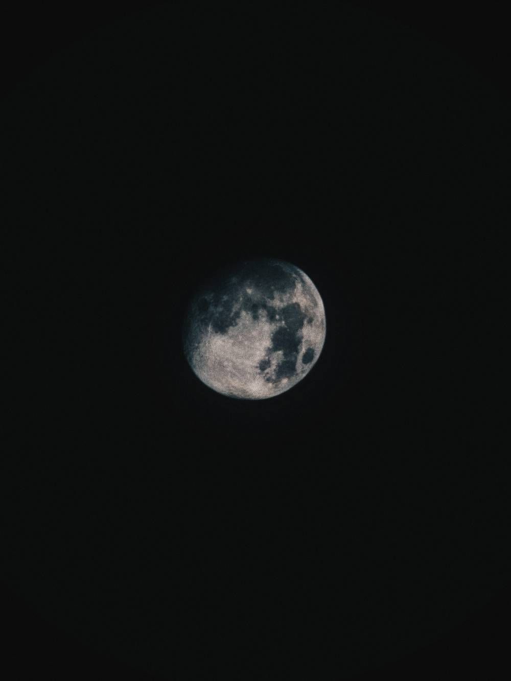 Shot on galaxy s22 ultra: Moon 30x - Samsung Community