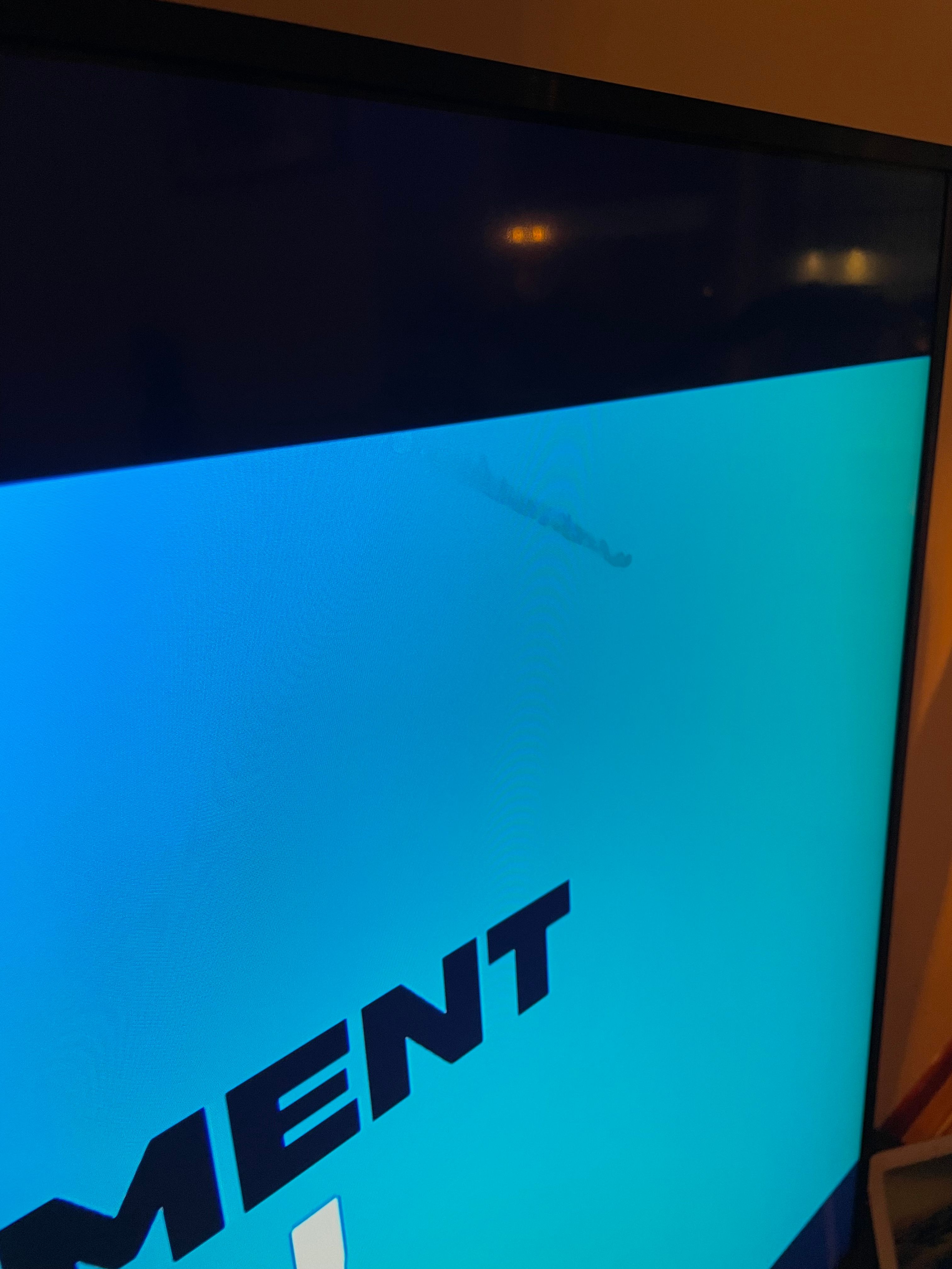 Opgelost: Zwarte veeg in het scherm - Samsung Community