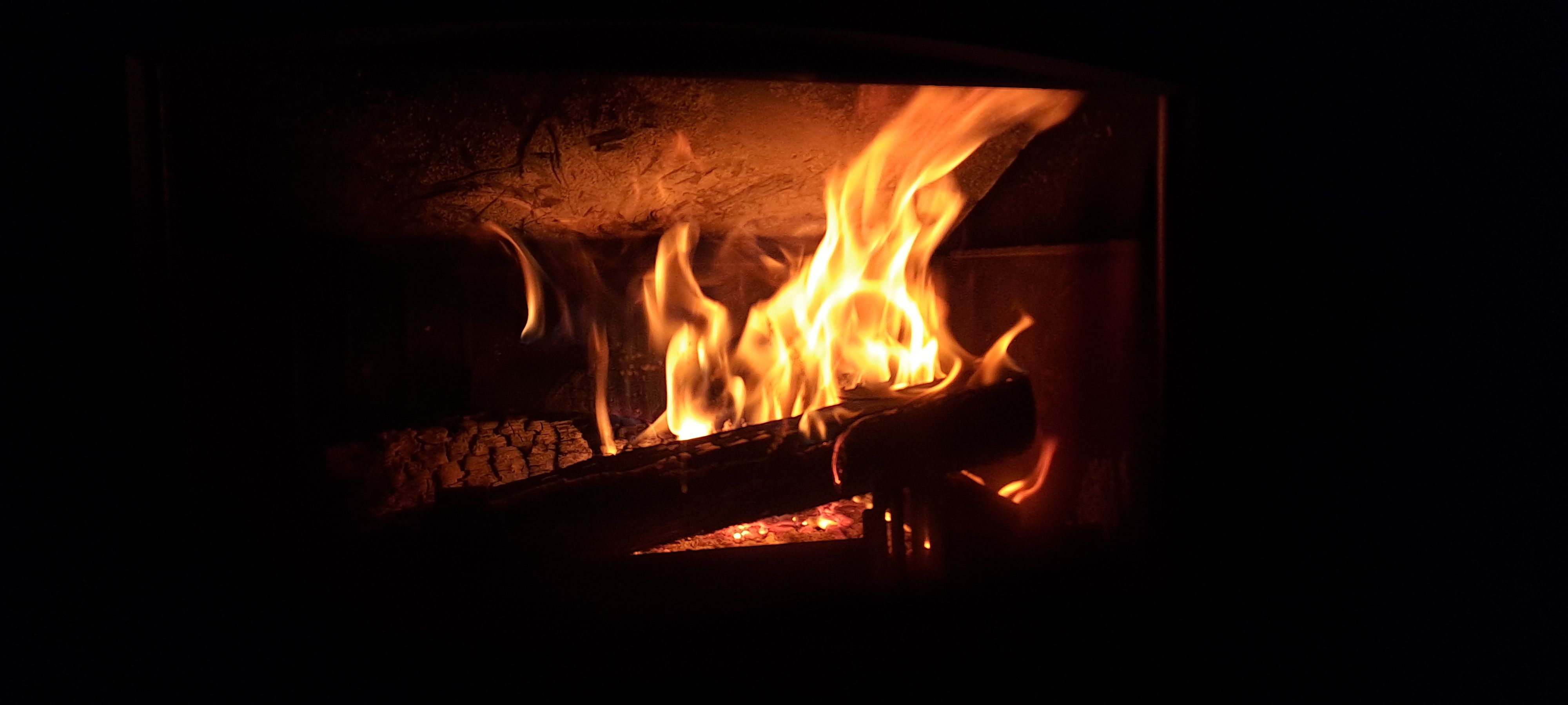 Feux de bois dans la cheminée 🔥🔥😊 - Samsung Community