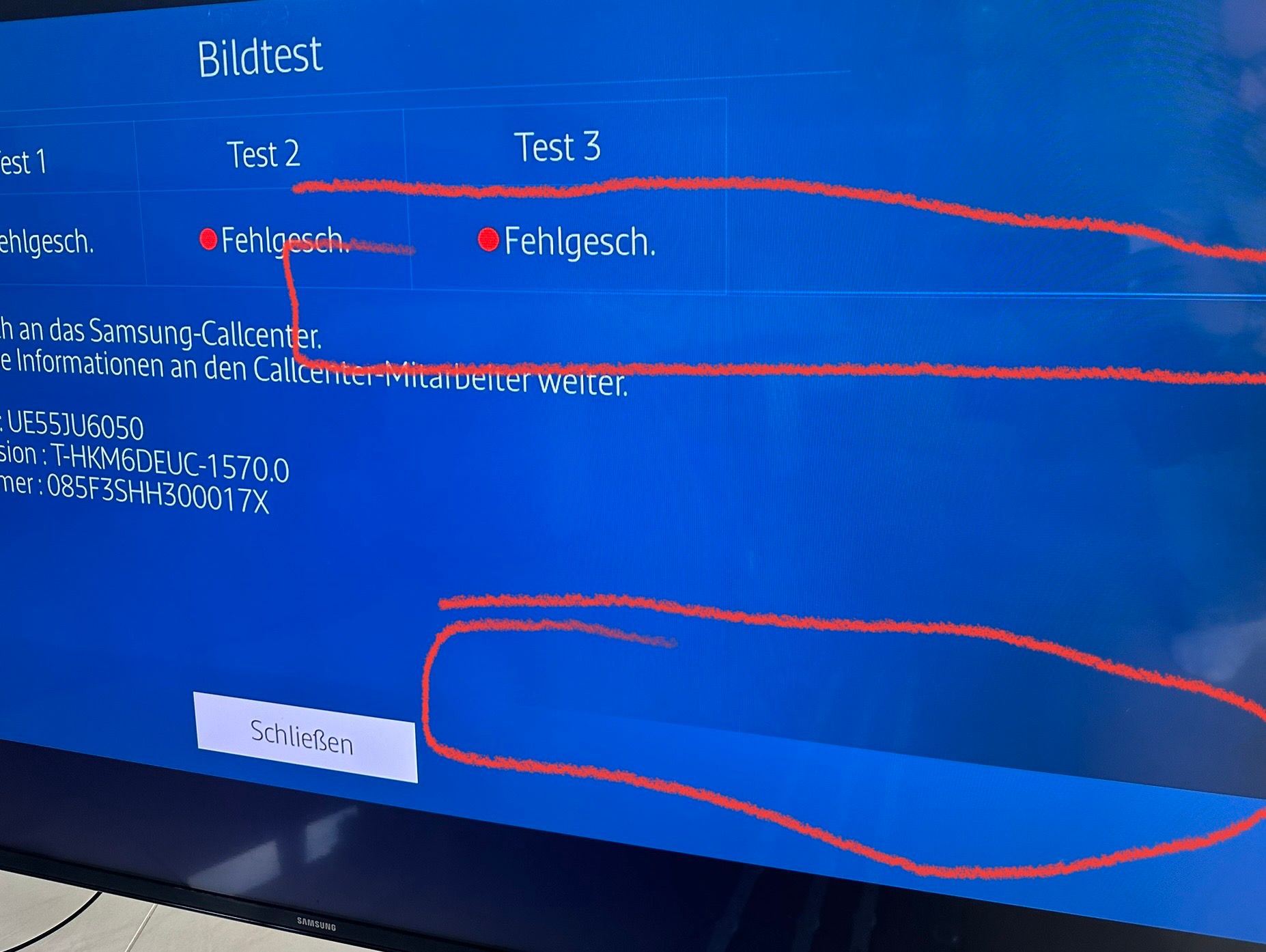 Samsung UE55JU6050 hat von mitte bis rechts 2-3 Zeilen die Pixel heller ...