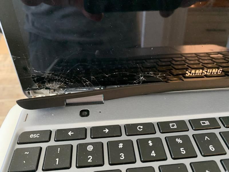 Opgelost: Galaxy Book has a loose hinge - Pagina 2 - Samsung Community