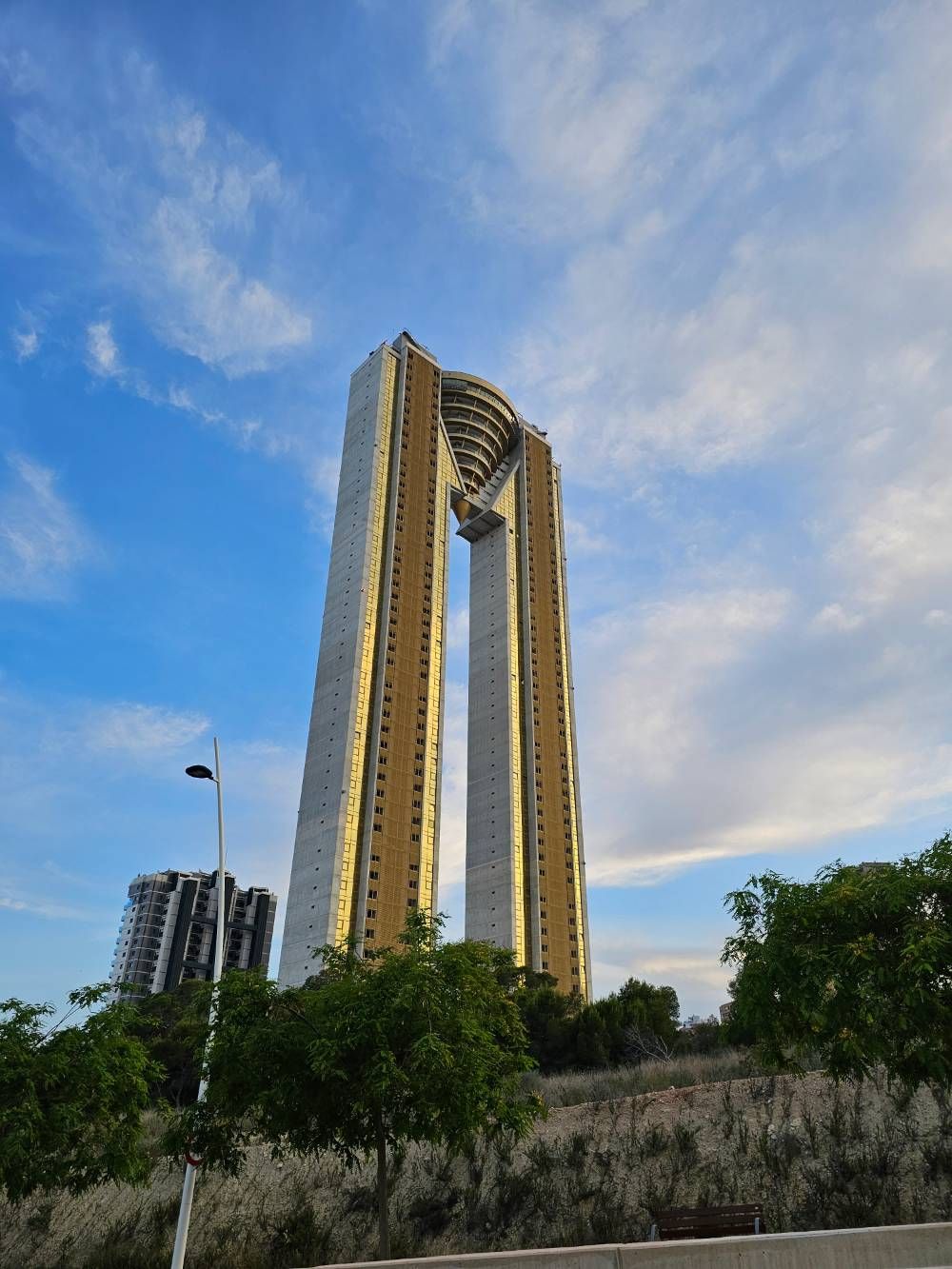 Zoom x100 sobre edificio - Samsung Community