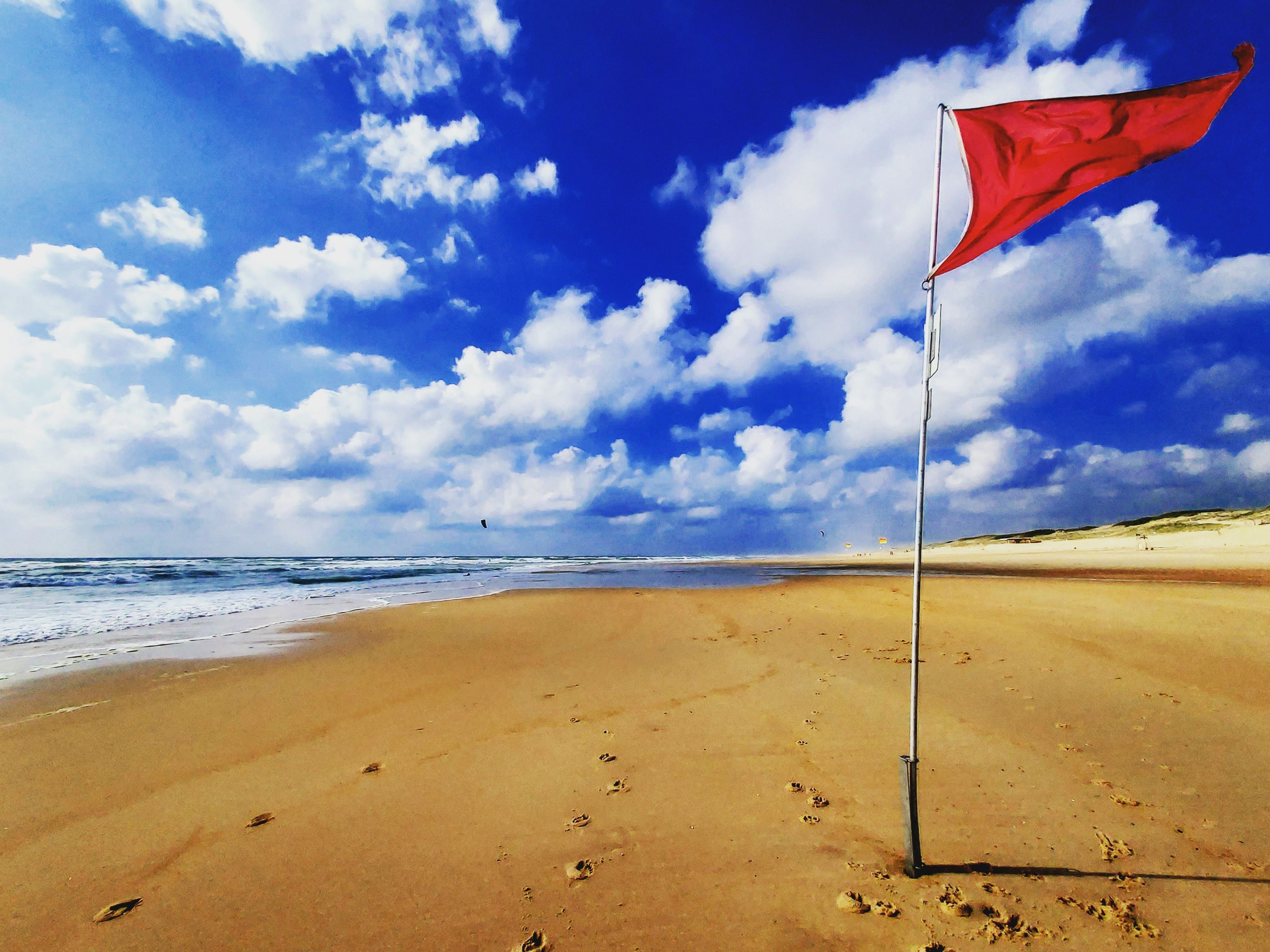 Red flag in the wind - Samsung Community