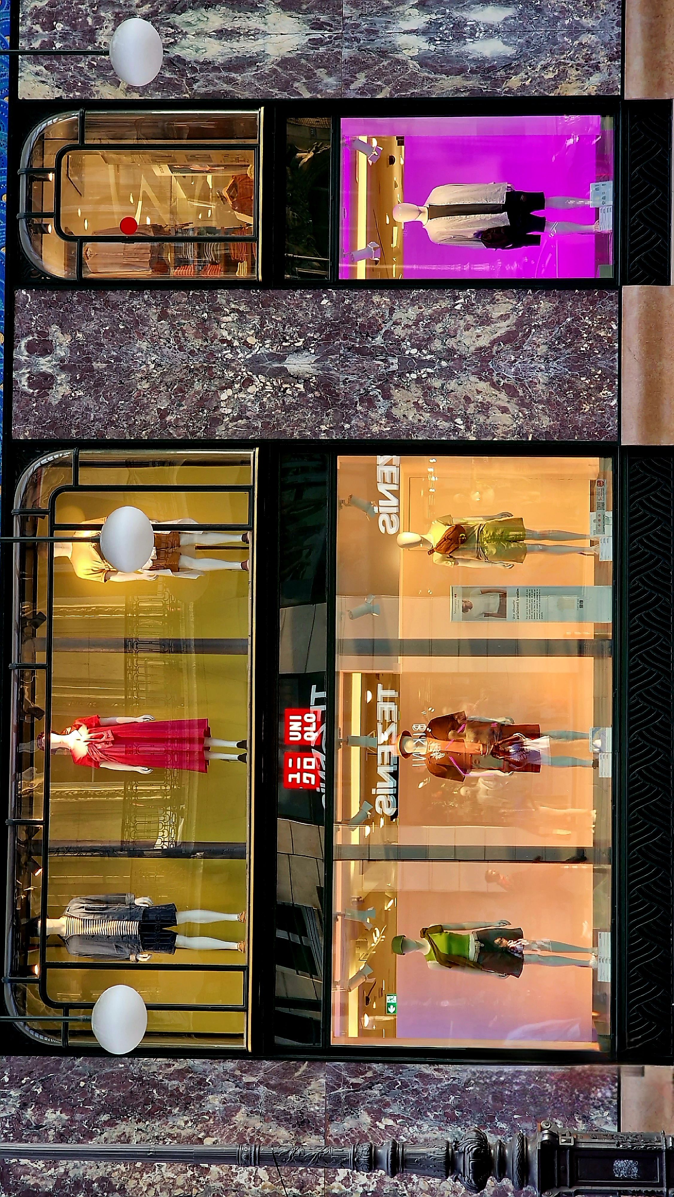 Showcase - Uniqlo - Paris - Samsung Community