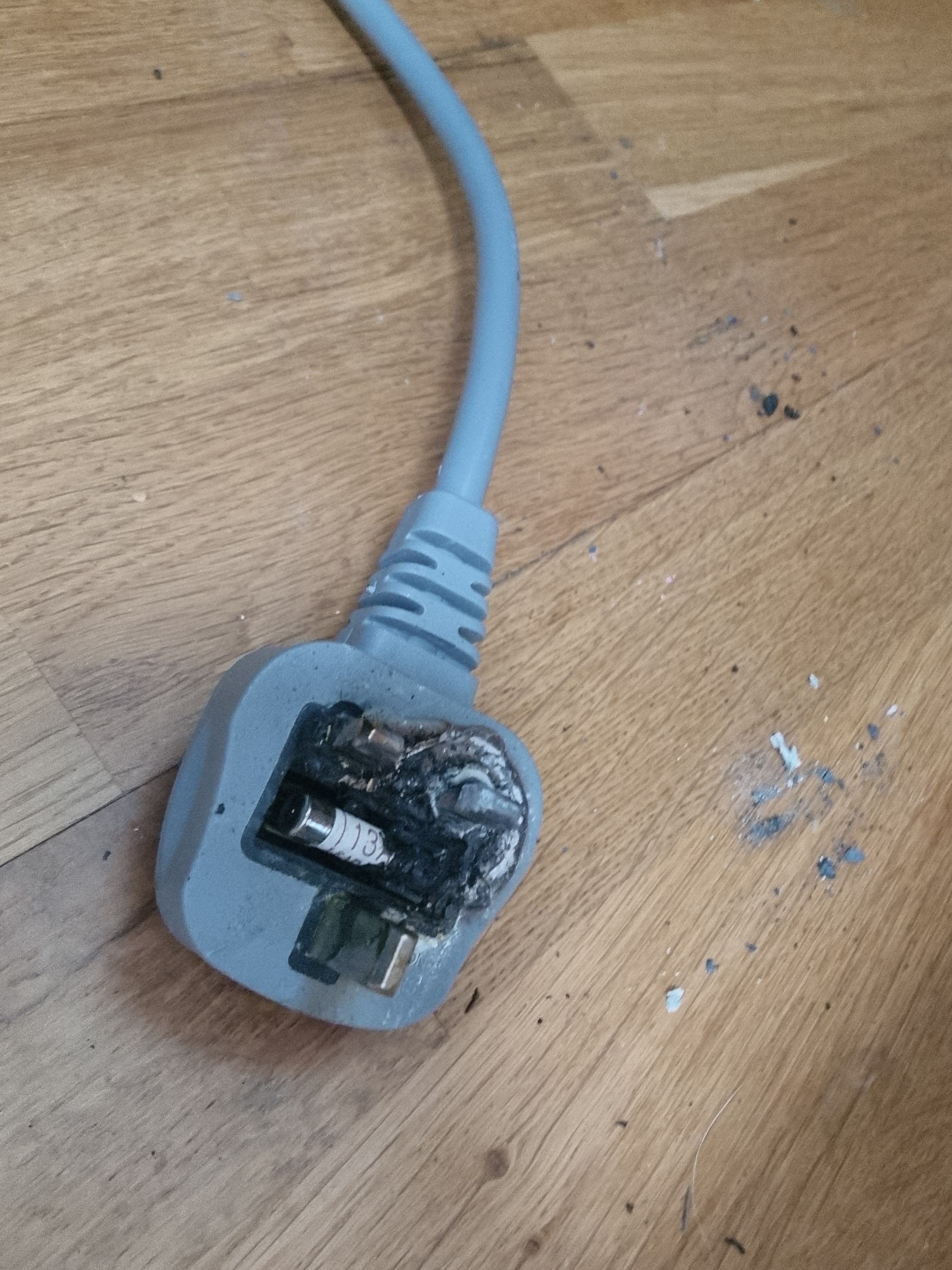 Faulty fuse and scorched socket - washing machine Eco bubble ...