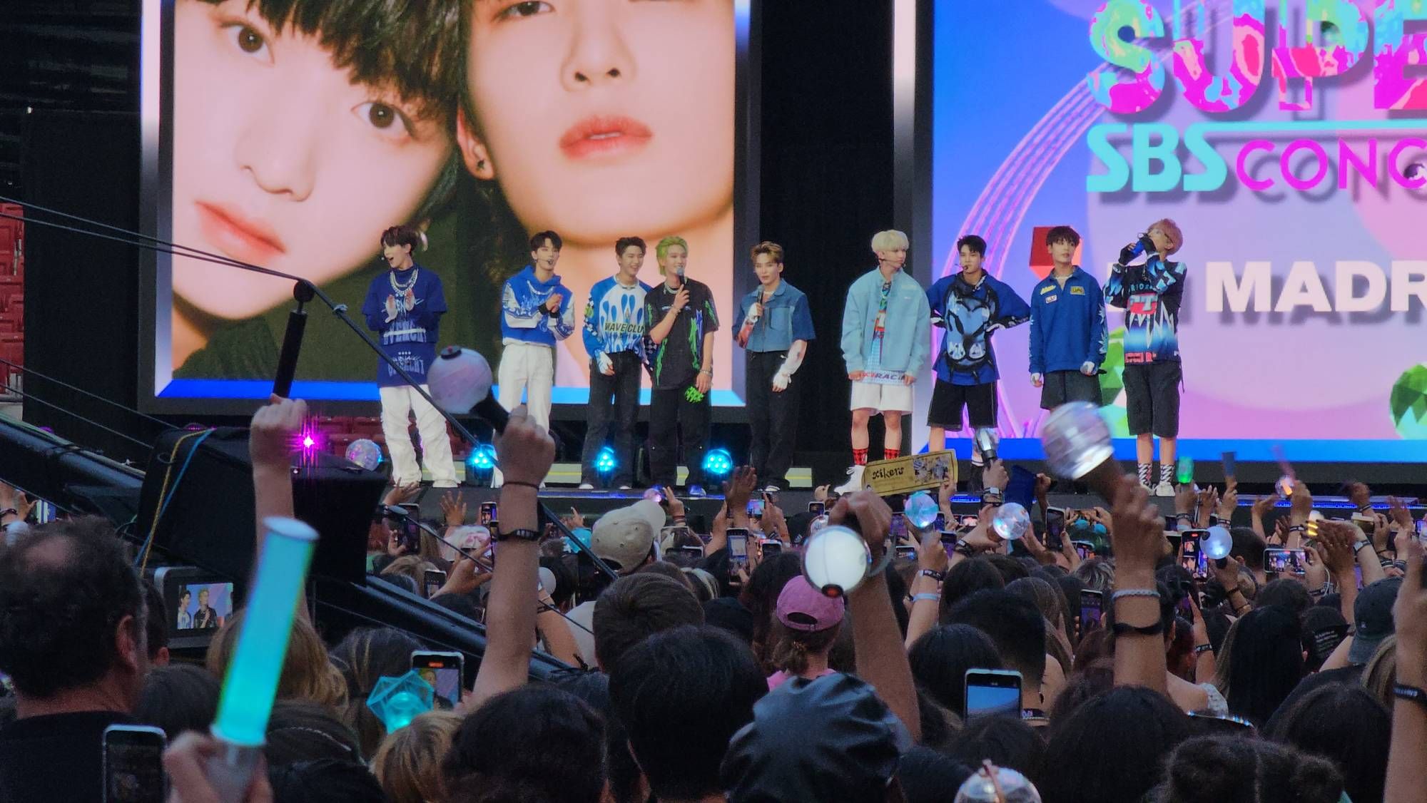 Gracias Samsung por llevarnos al Kpop Lux 🥰 - Samsung Community