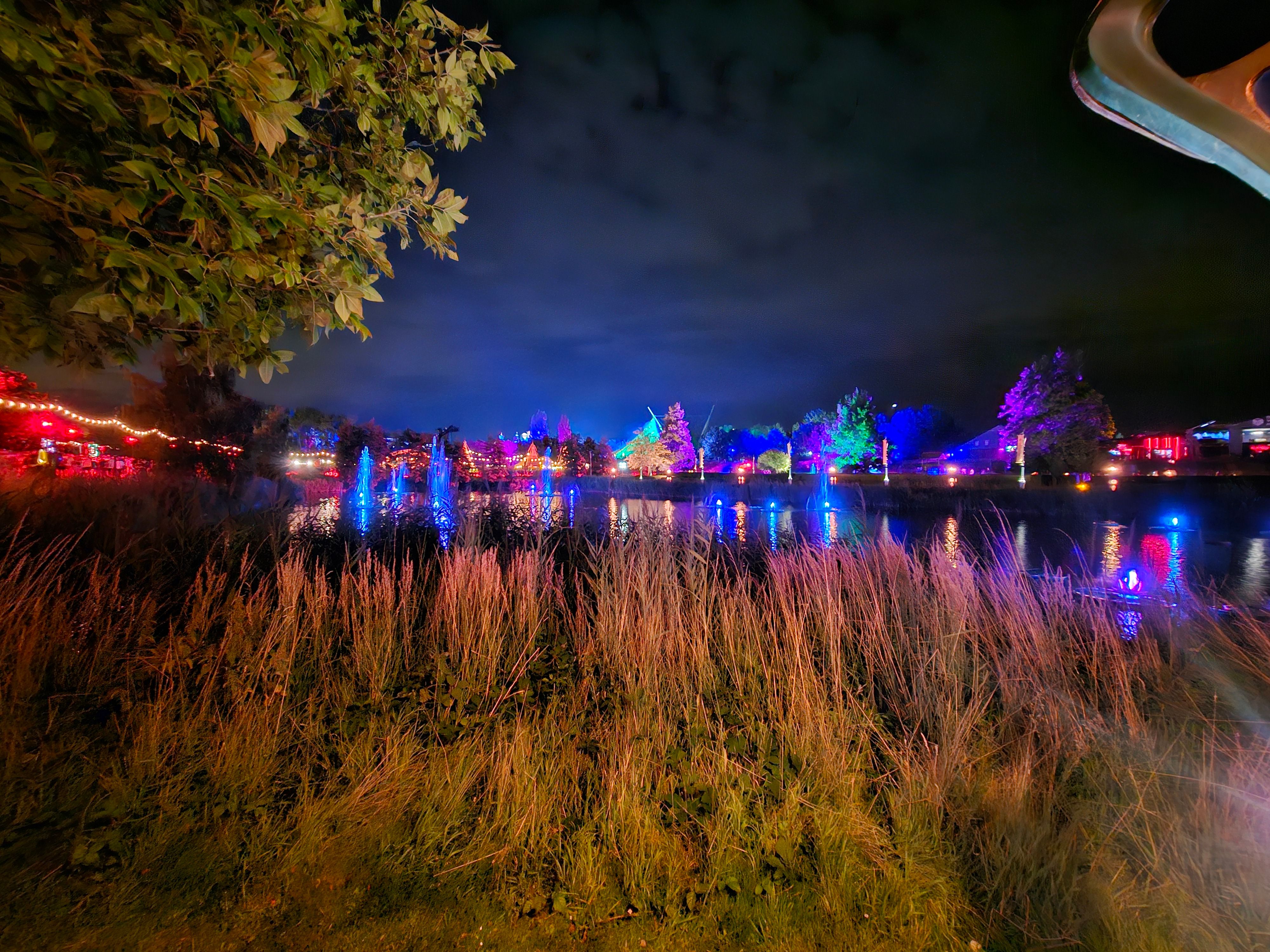 Colours of 🫶One World in Boom - Samsung Community