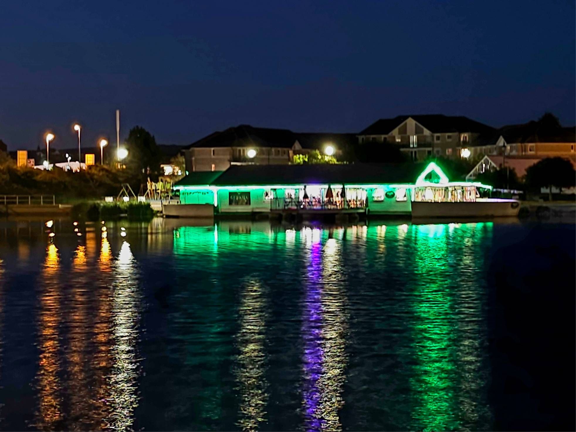 Colourful Reflection - Samsung Community