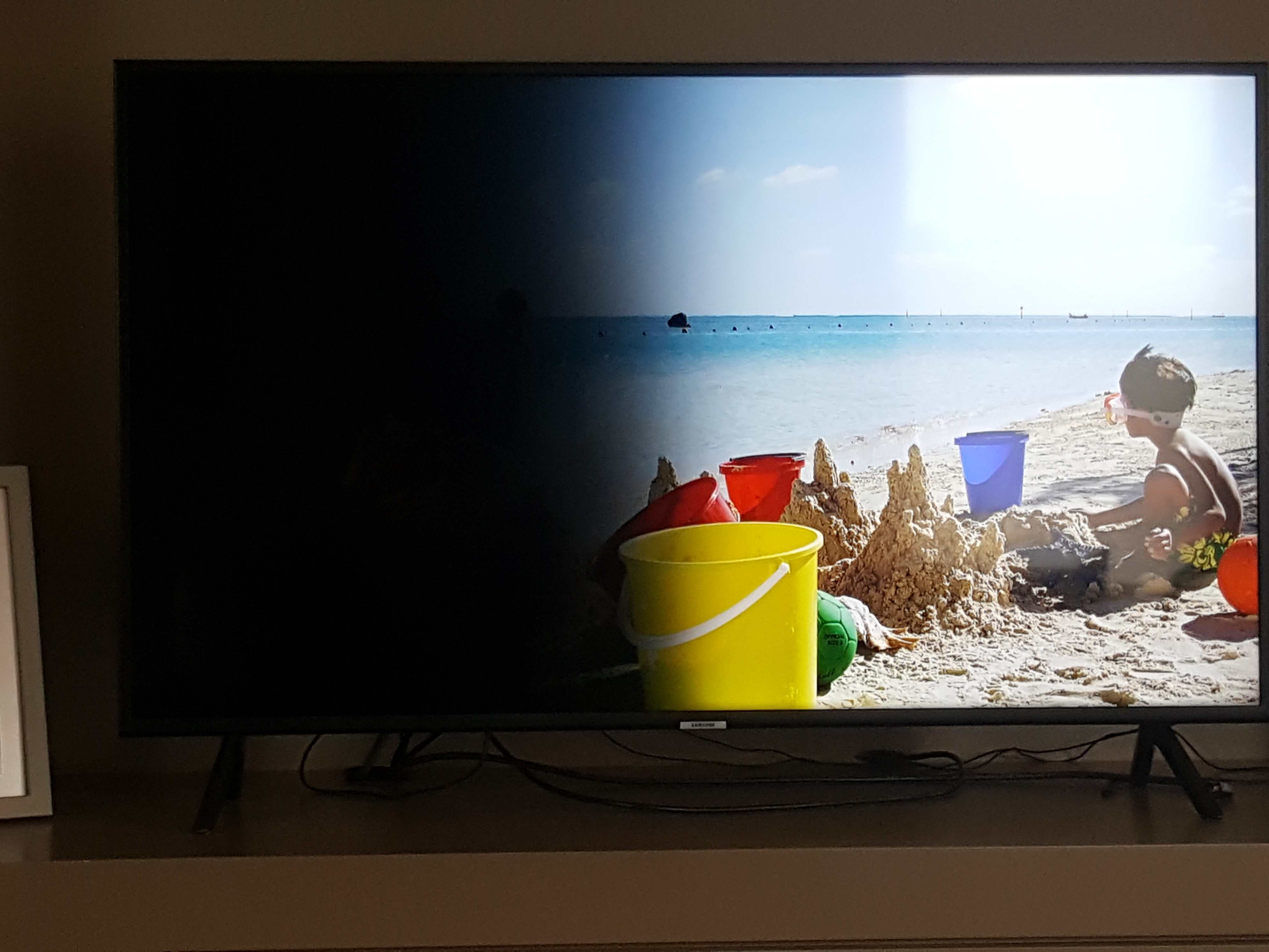 Opgelost: Zwarte vertikale band op beeldscherm - Samsung Community