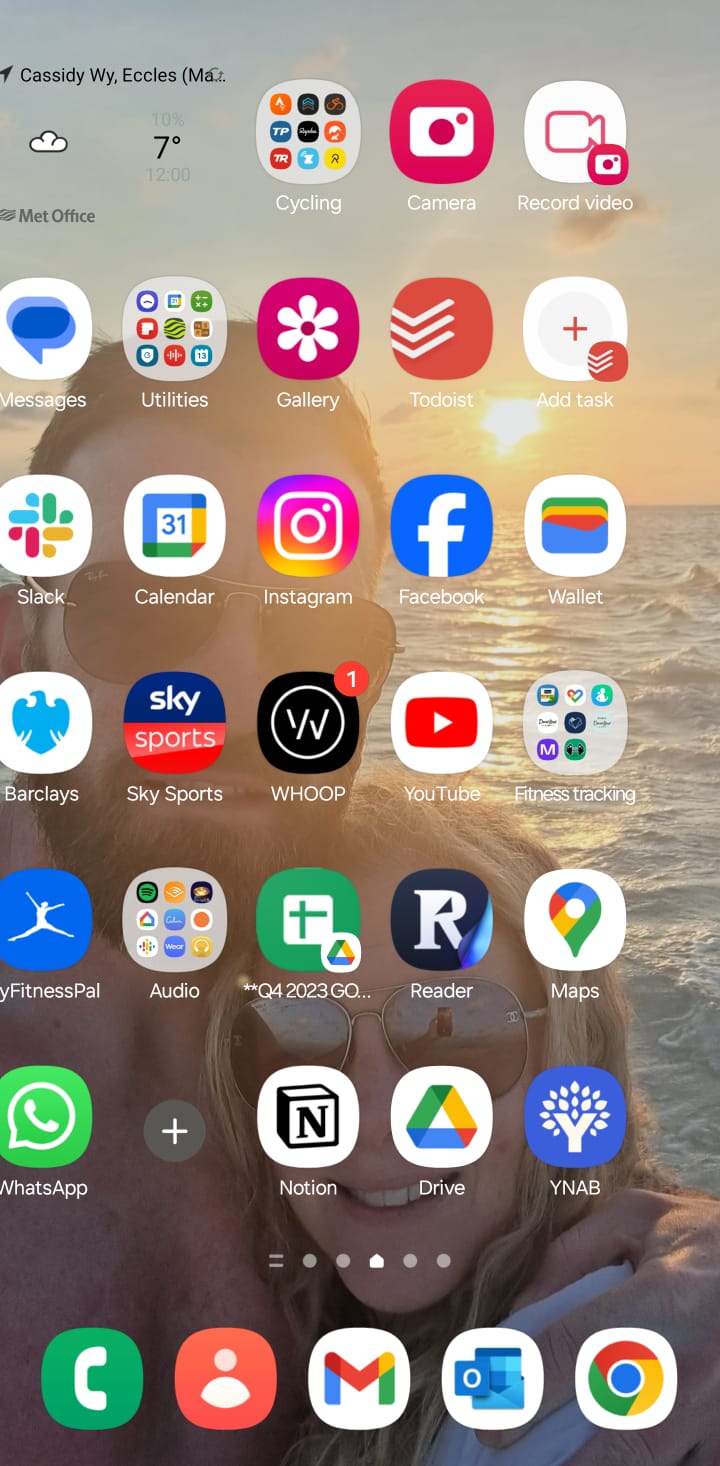 Solved: App alignment issue home screen on S23 Ultra. App icons bleed ...