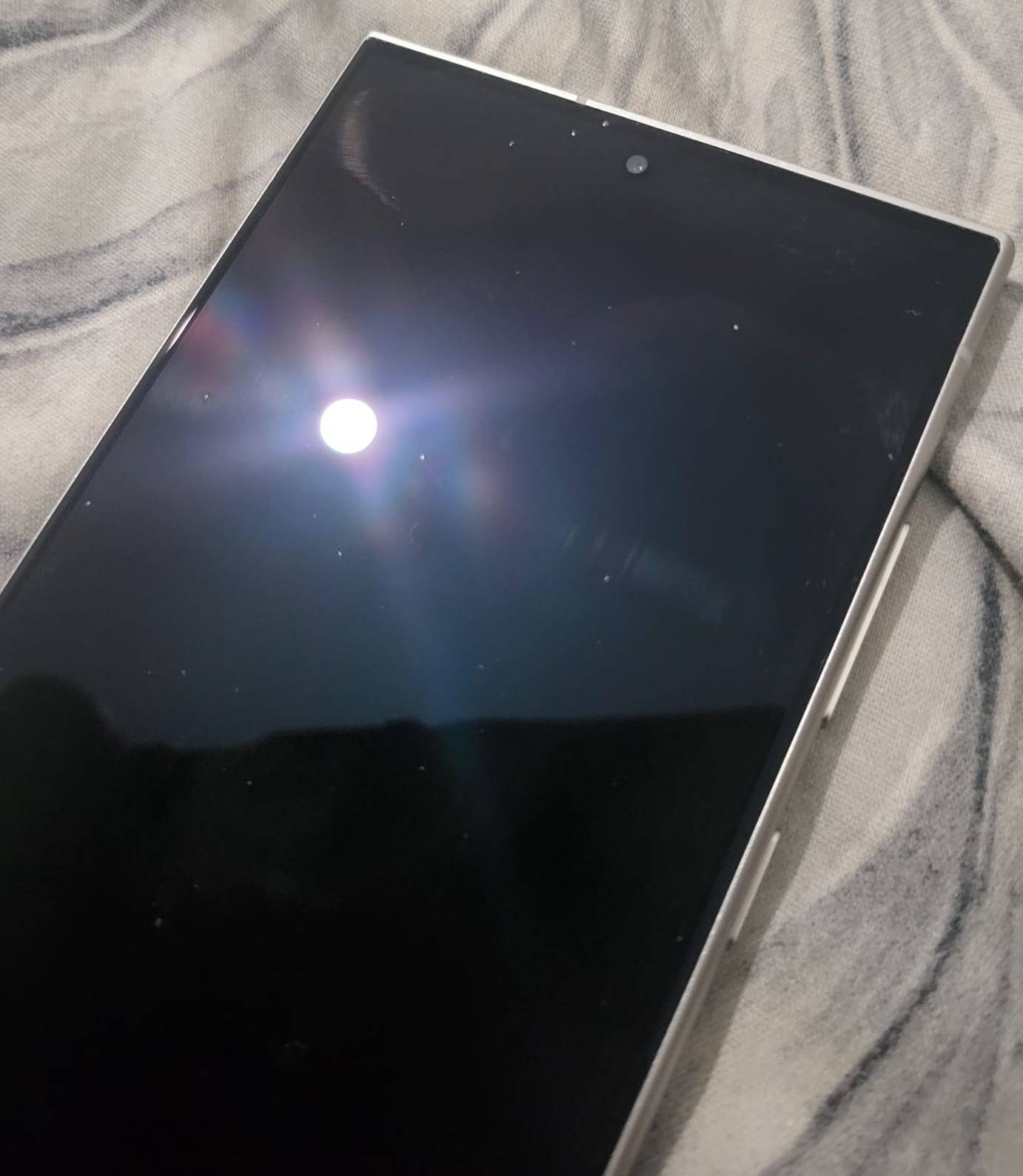 Dust under glass on display of S24 Ultra - Samsung Community