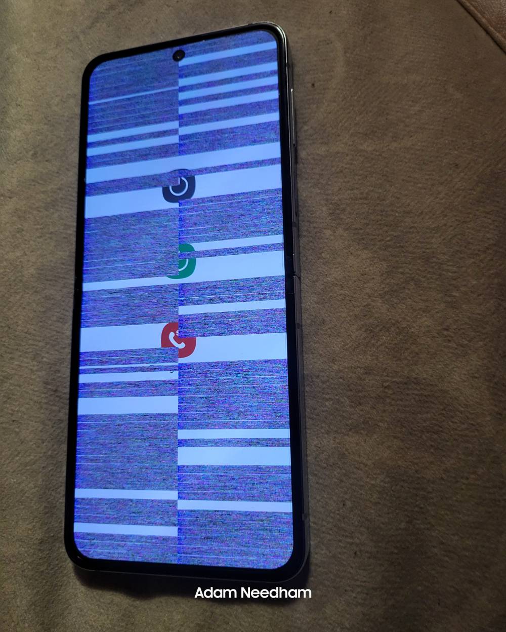 Flip5 screen problem after update - Samsung Community