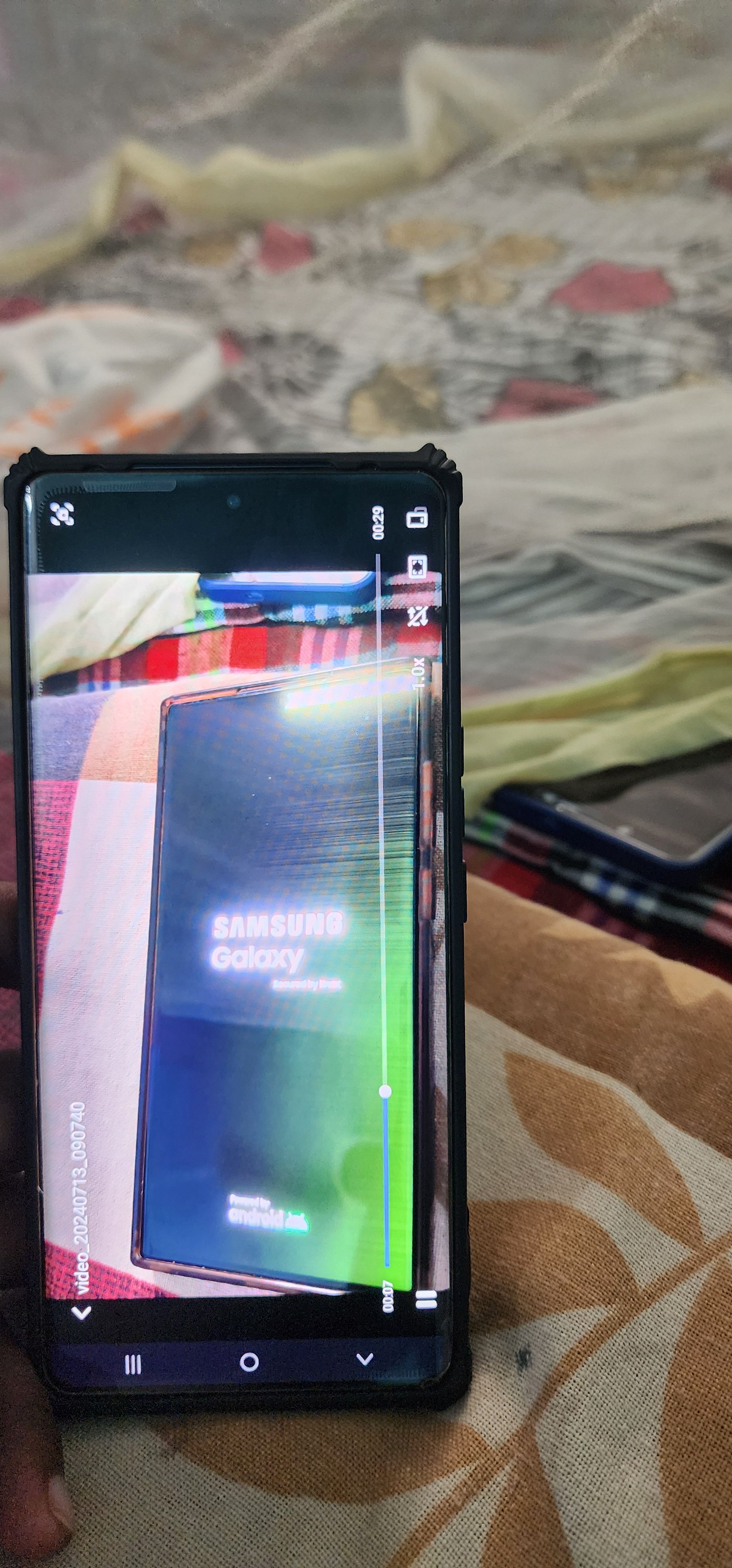 Green line on screen after update on Samsung S22 Ultra. Samsung is a ...