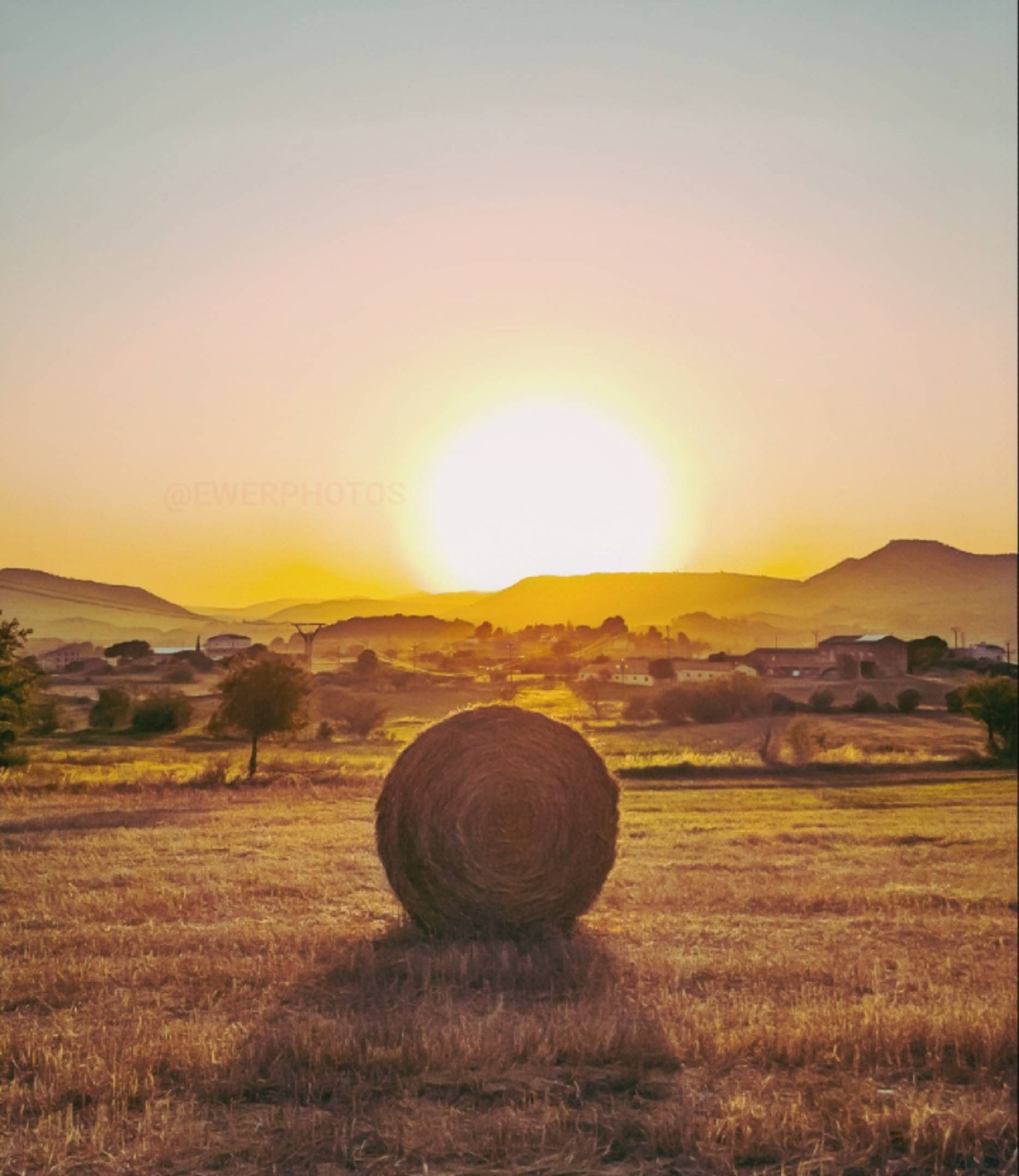El campo y la puesta de sol 🌅 - Samsung Community