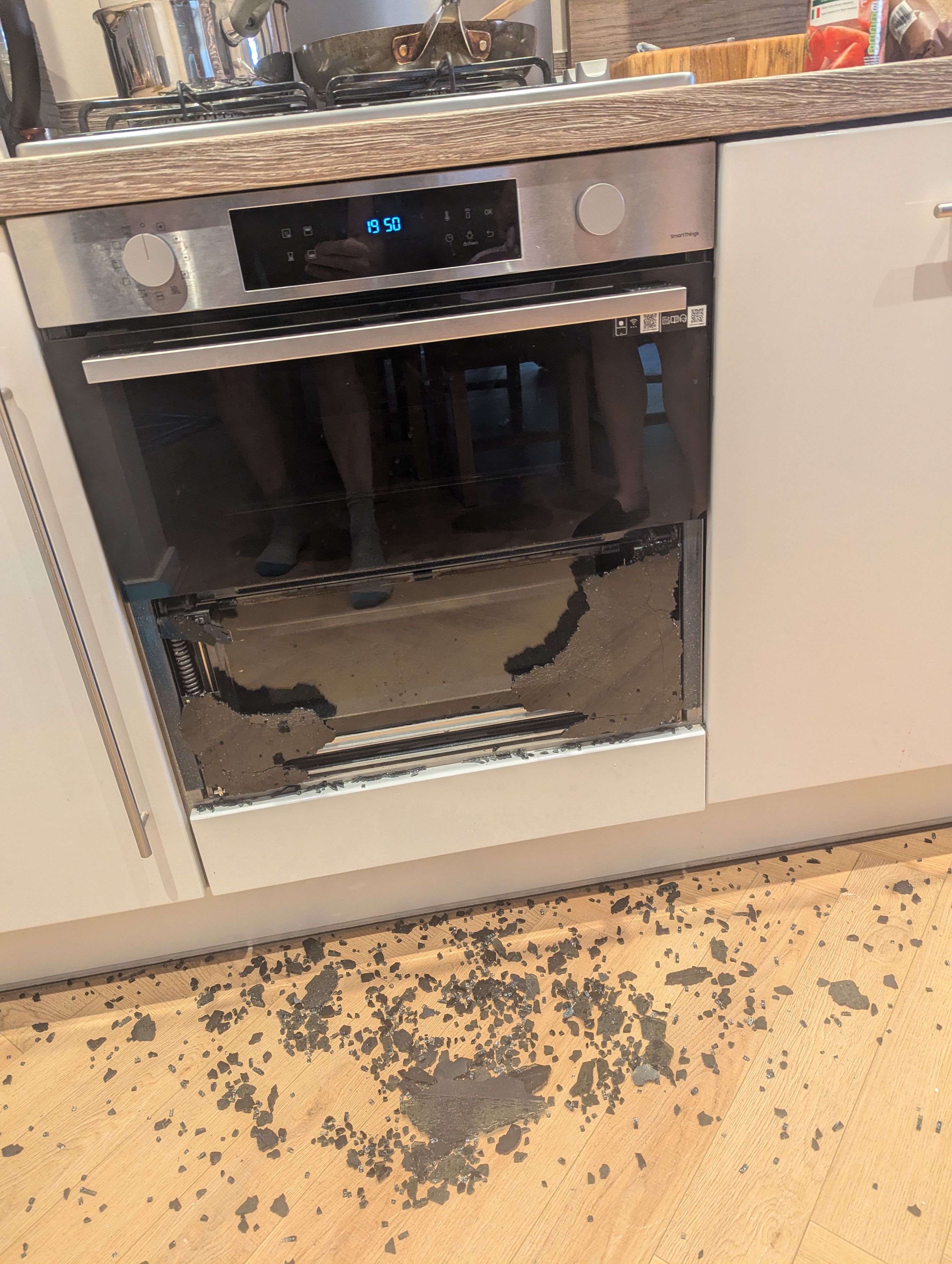 Exploding oven glass door - Samsung Community
