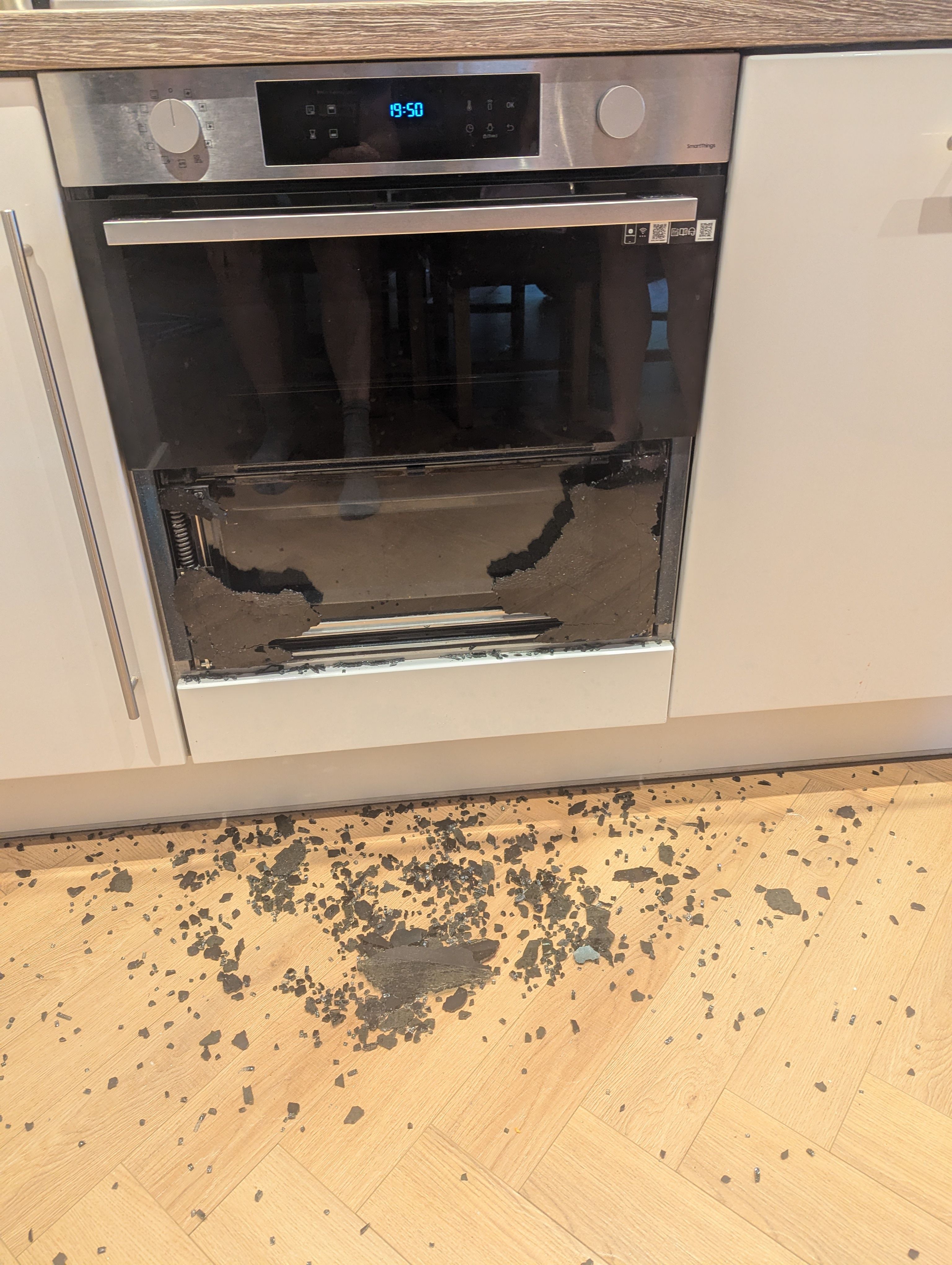 Exploding oven door - Samsung Community