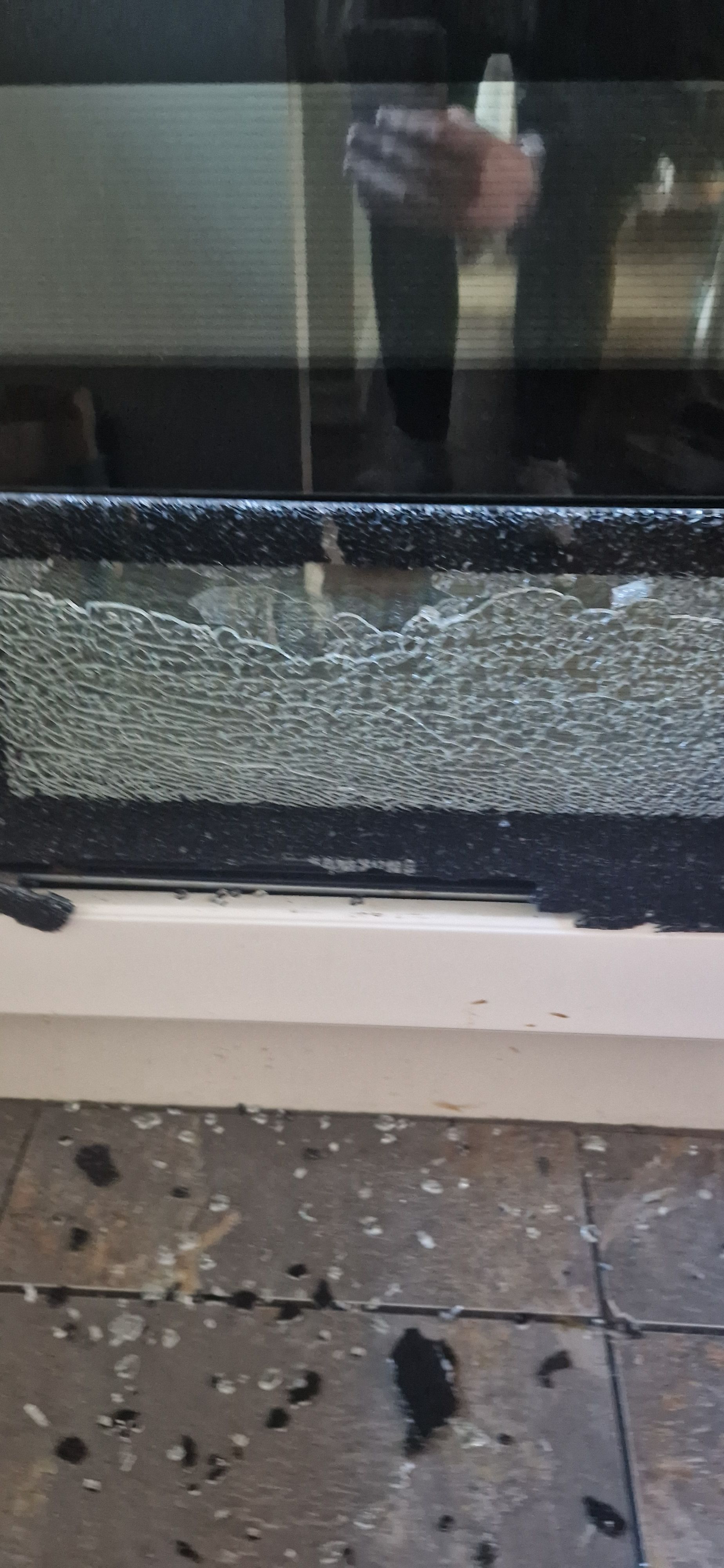 Randomly shattered oven glass door - Page 2 - Samsung Community