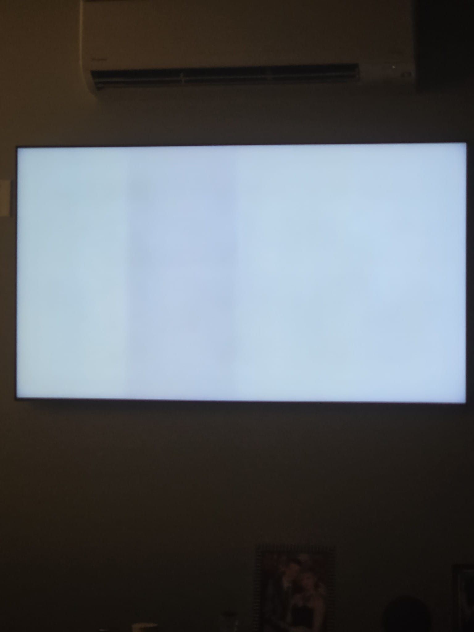 Large discoloration on the right side of my Q90A screen - Samsung Community