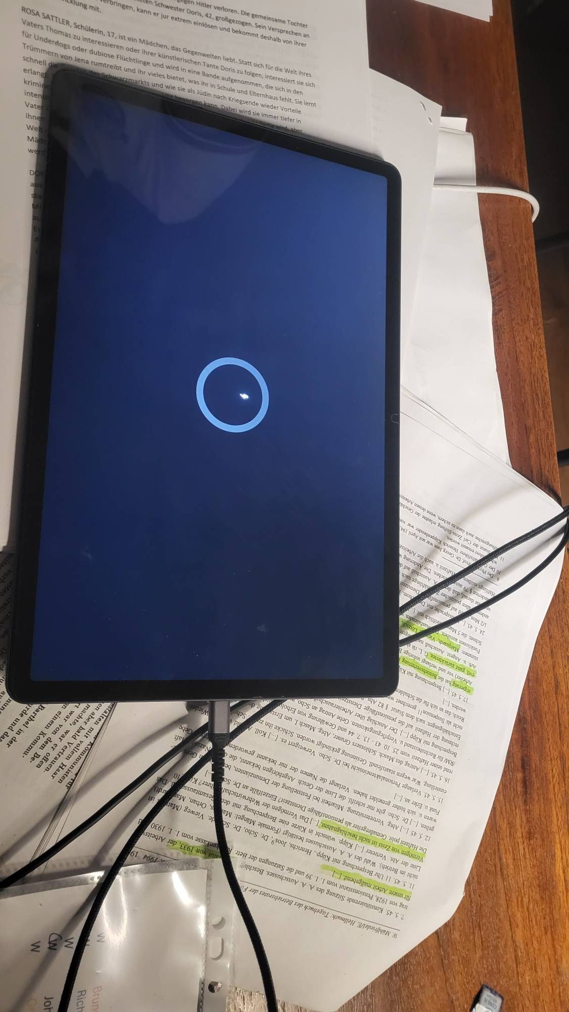 Gelöst: Samsung Galaxy Tab S7 zeigt beim Laden Symbol mit Blitz und ...