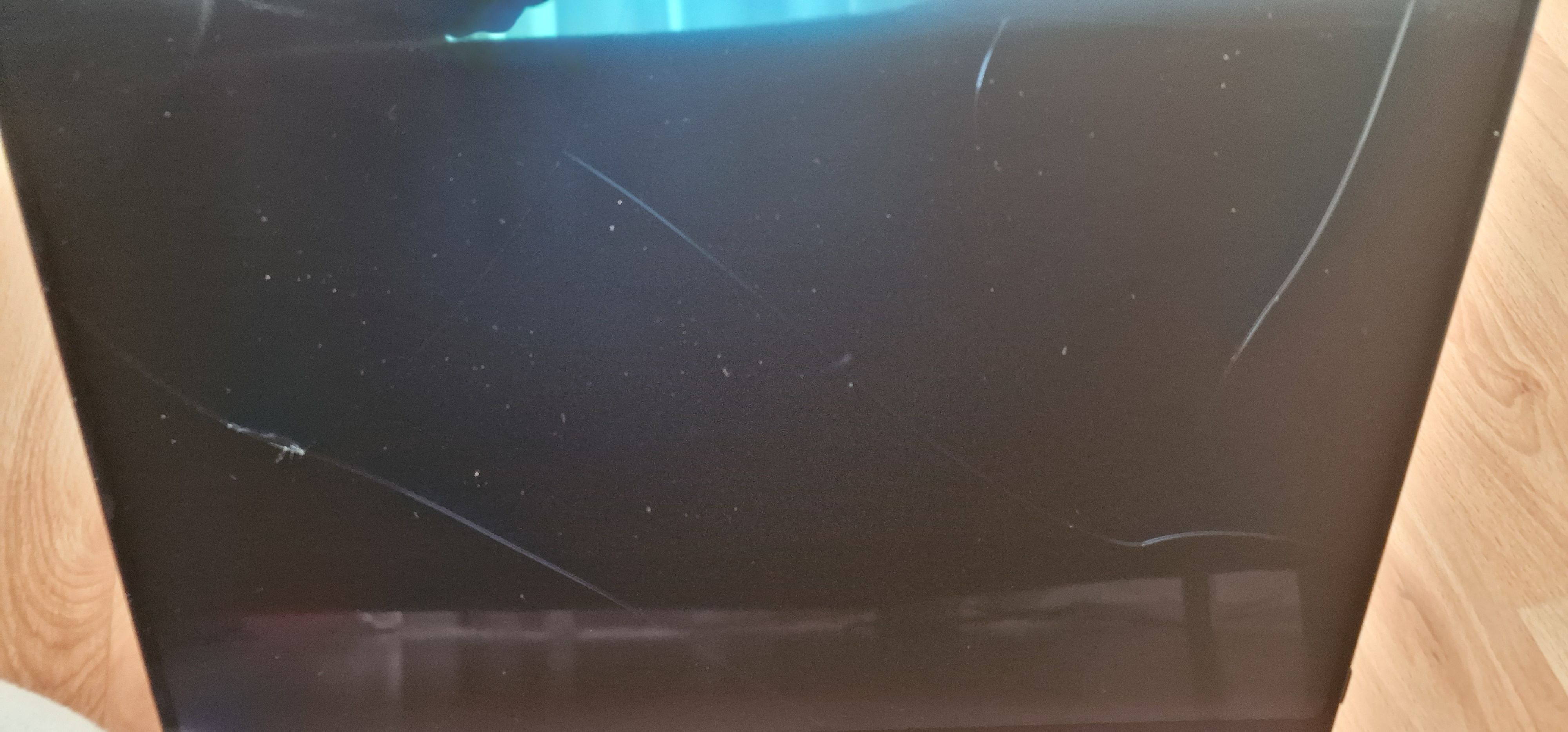 Opgelost: Barst scherm Galaxy Book 3 PRO - Pagina 2 - Samsung Community