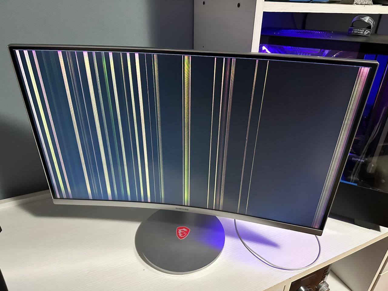 Monitor c27f591fd pantalla negra con rayas verdes - Samsung Community