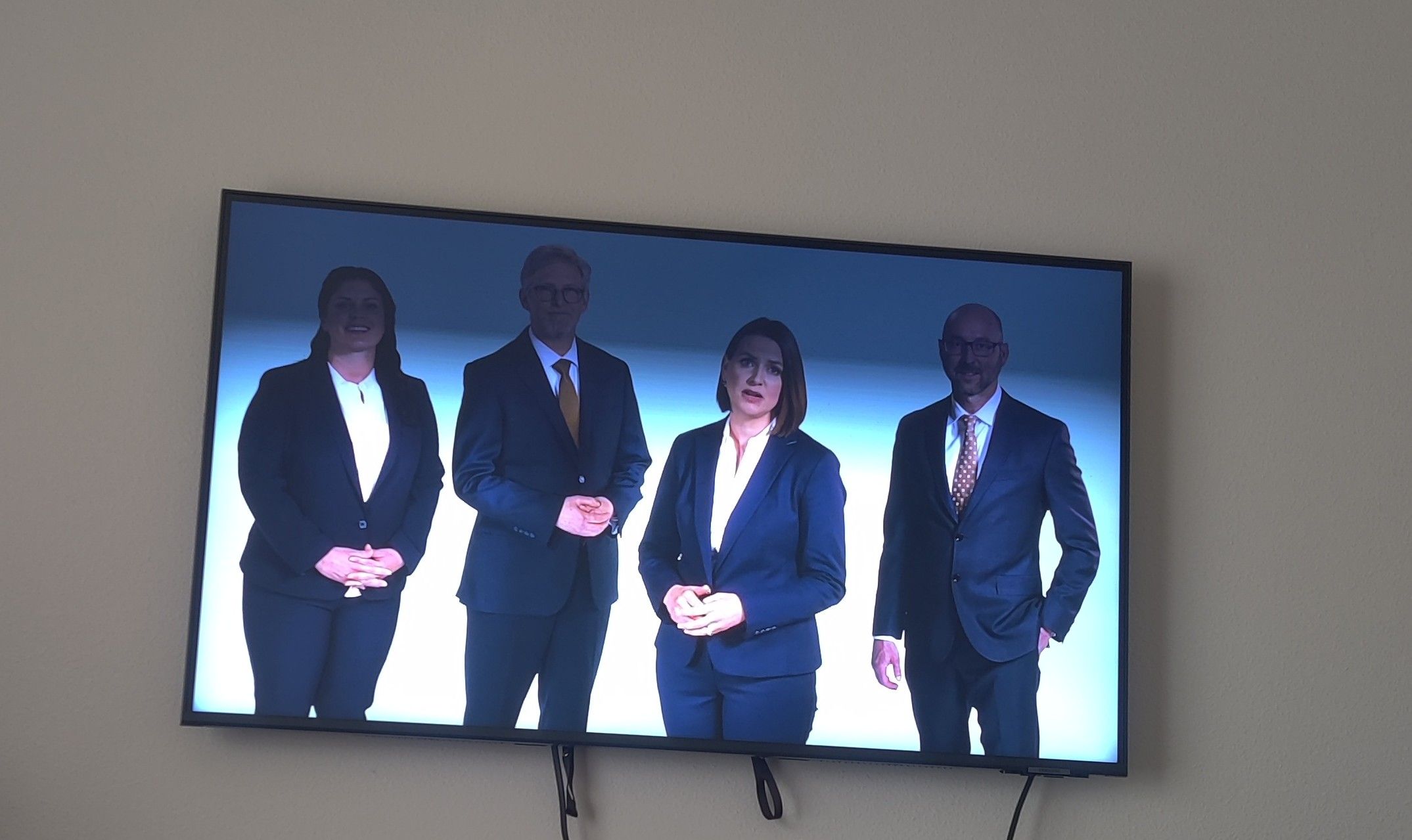 LED TV Samsung screen vertical shadow stripe or dark band - Samsung ...