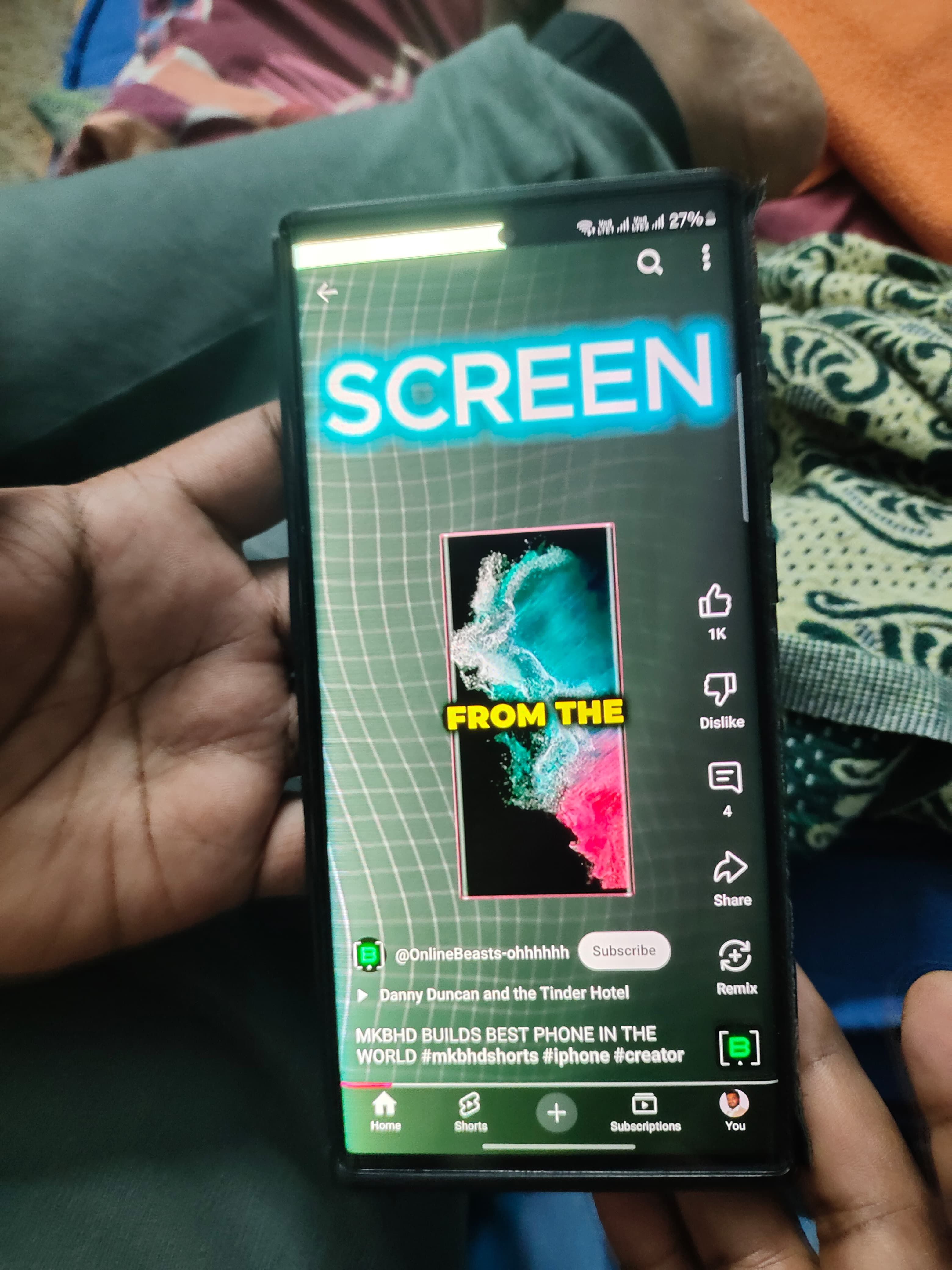 horizontal white line like a torch on S22 Ultra after software update ...