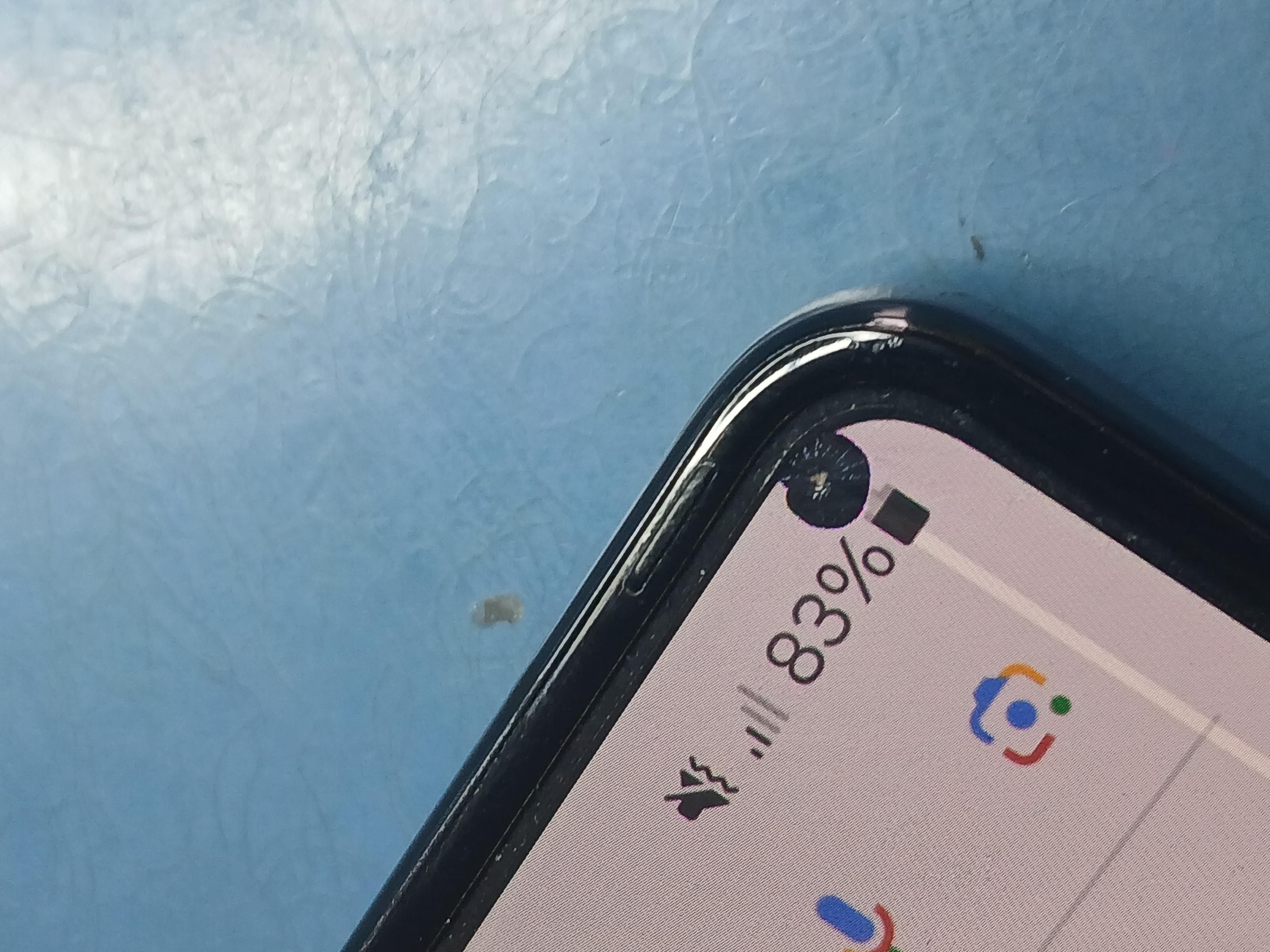 Inner screen/hinge manufacturing fault on Samsung Fold 5 phones ...