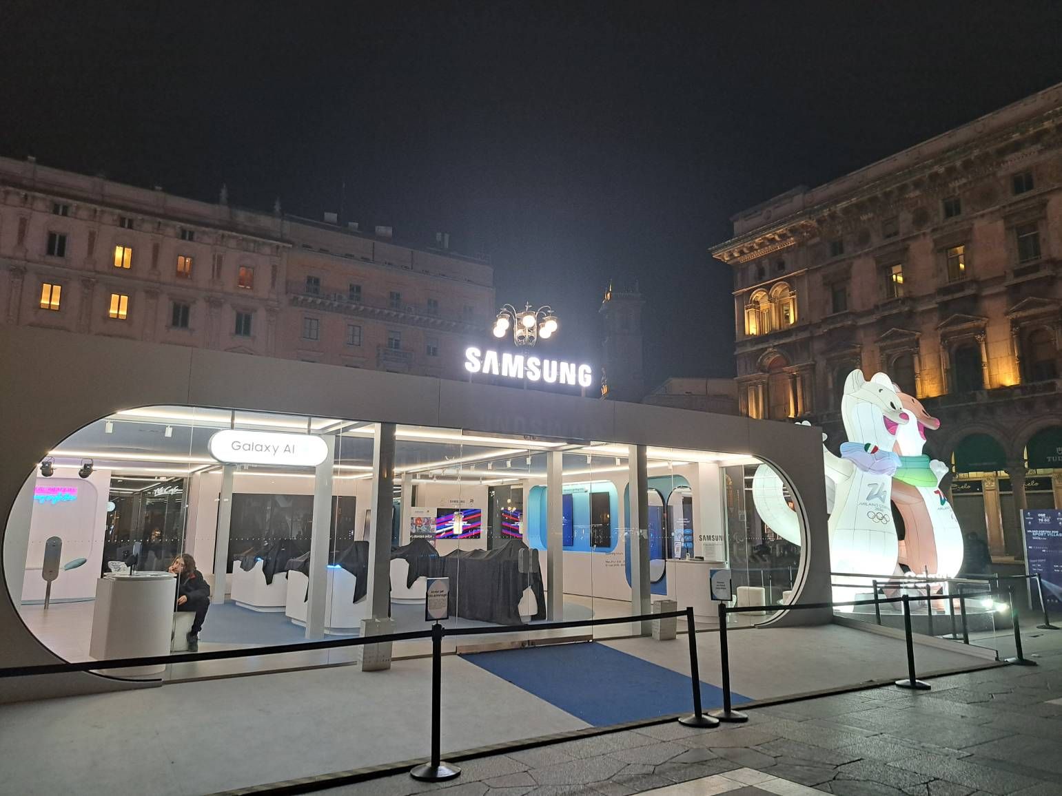 Plaza del DUOMO , MILAN - Samsung Community
