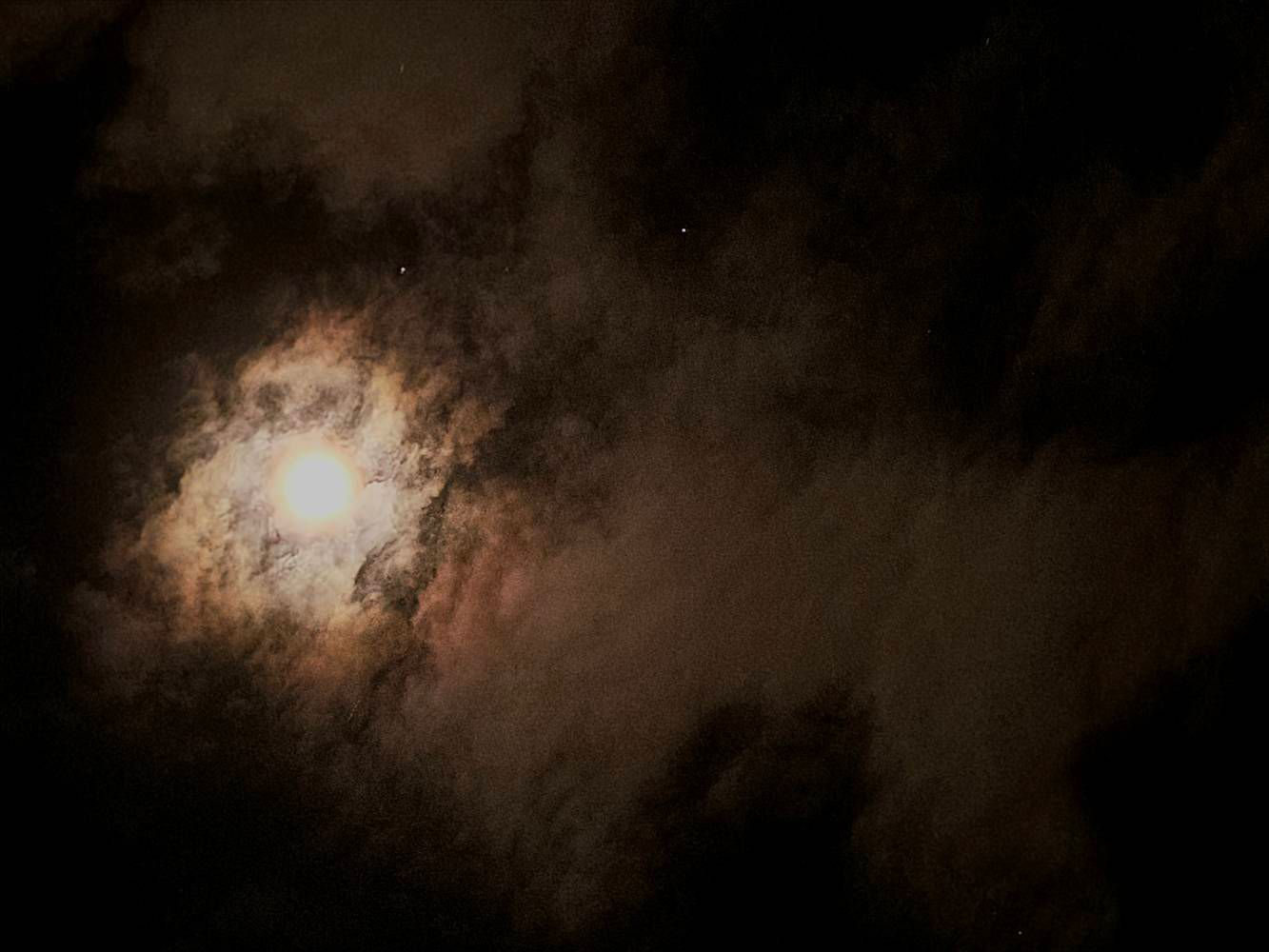 S25 Ultra Moon and Cloud - Samsung Community