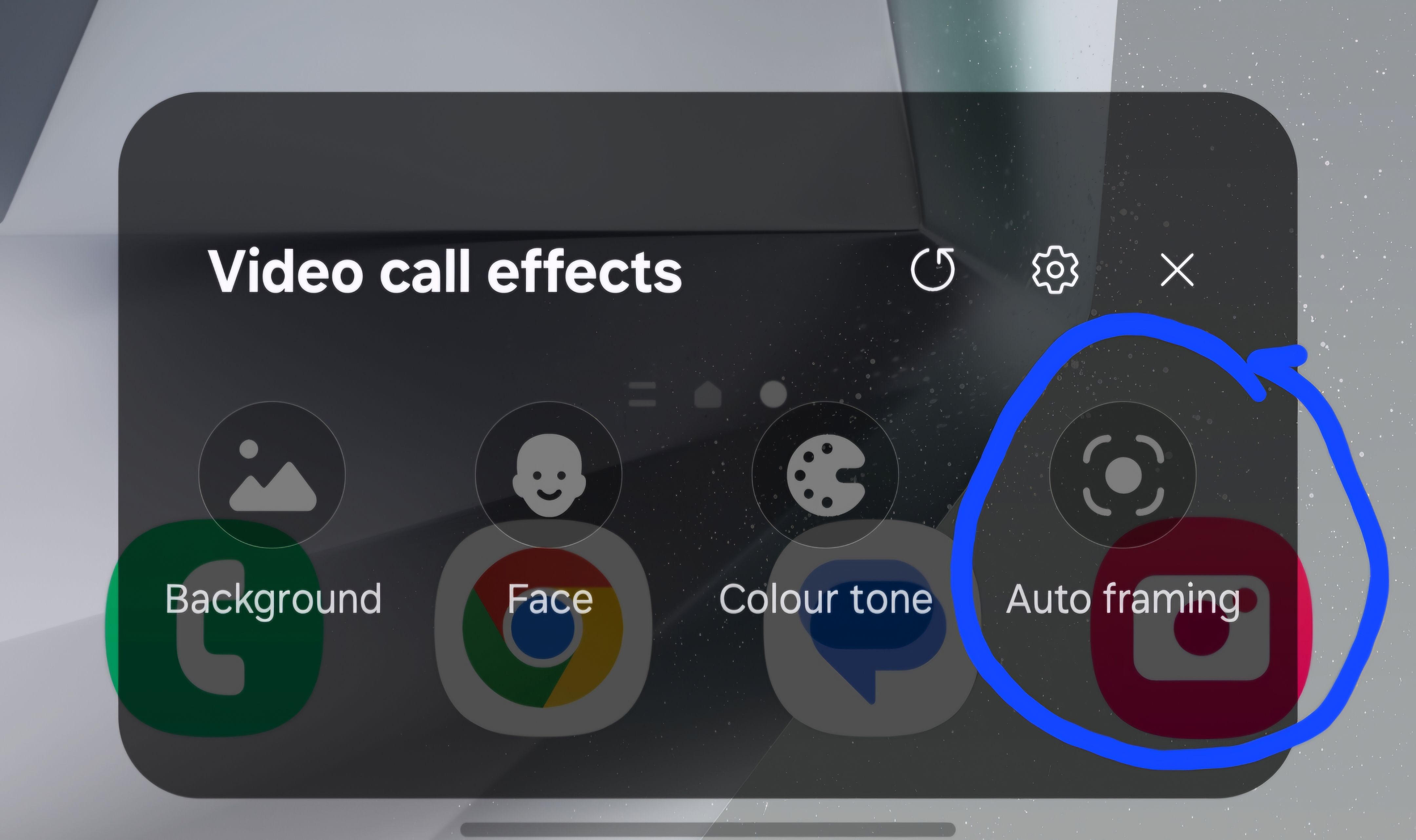 On video call in messenger my Samsung S25 Ultra front camera zoom in ...