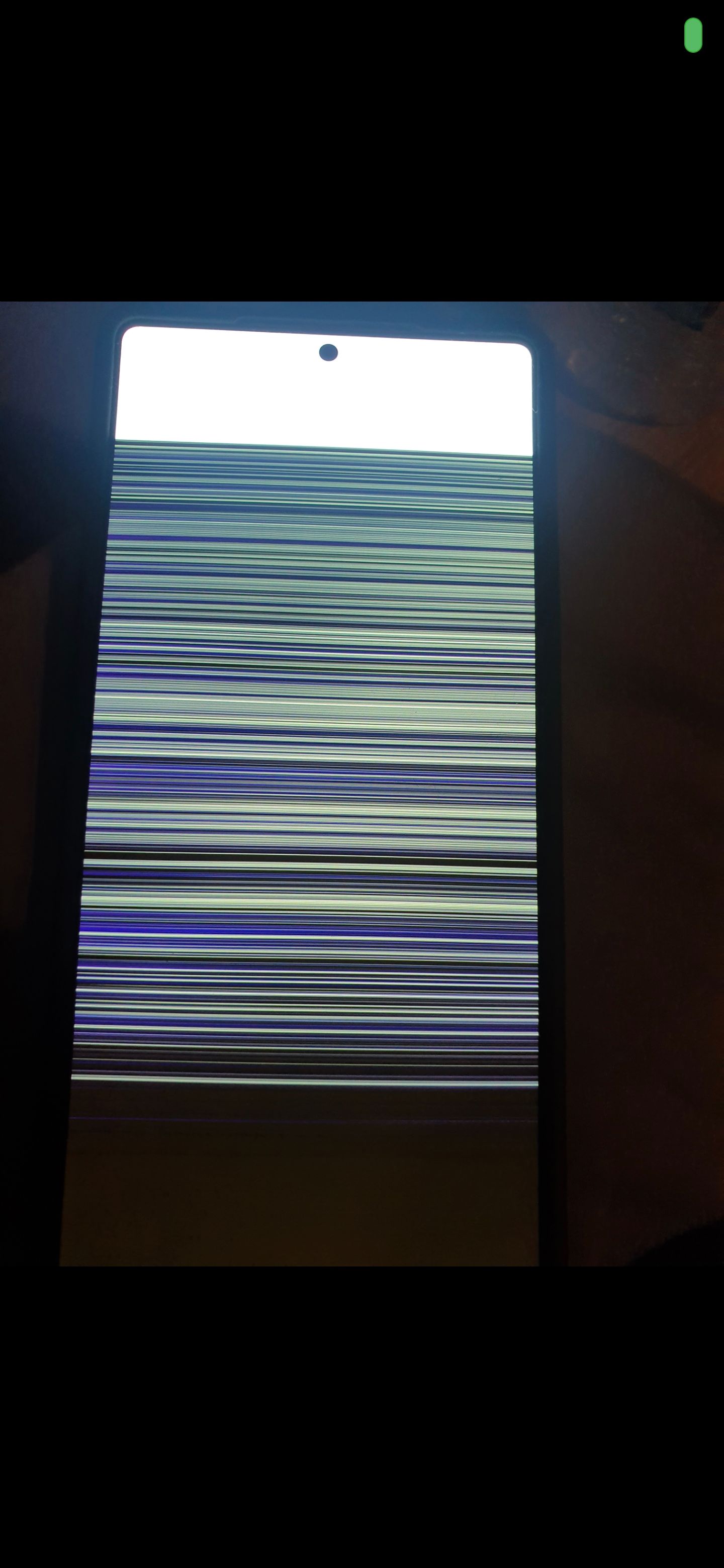 S25 ultra screen issue(black and green horizontal moving lines ...