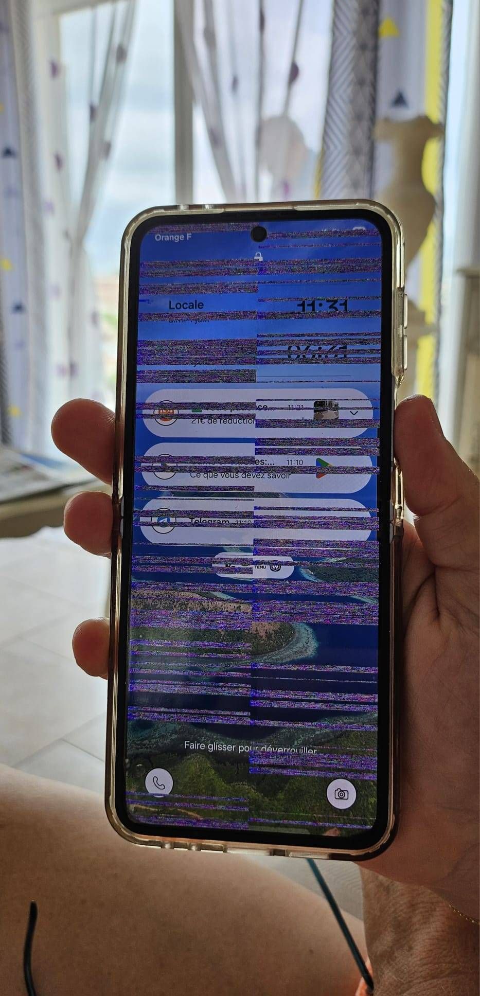 Zflip 6 Problème après mise a jour One UI 7, écran qui reste éteint ...