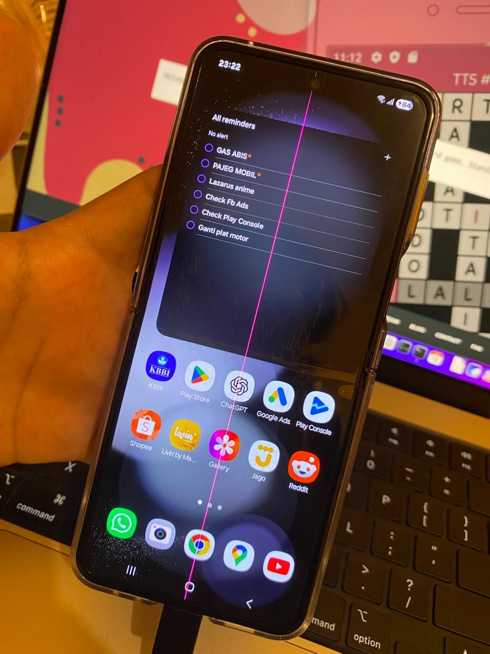 Solved: Green vertical line issue - Page 2 - Samsung Community