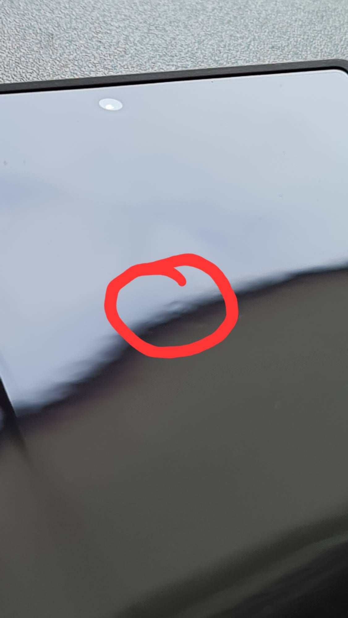 Fold7 kleine Dellen im inneren Display - Samsung Community