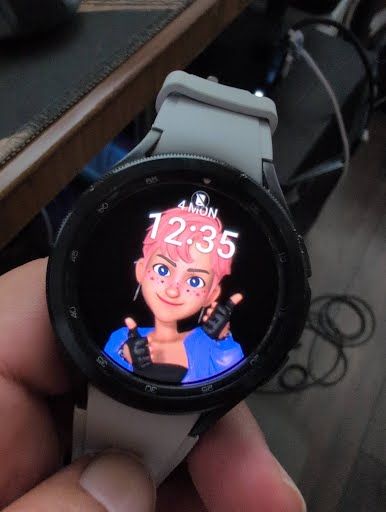 Cartoon faces out of nowhere - Samsung Community